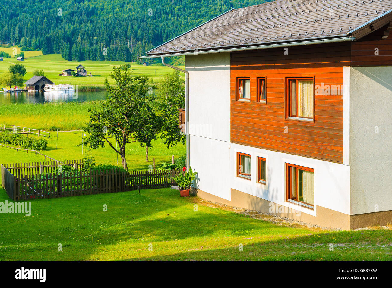Traditional alpine house hi-res stock photography and images - Alamy