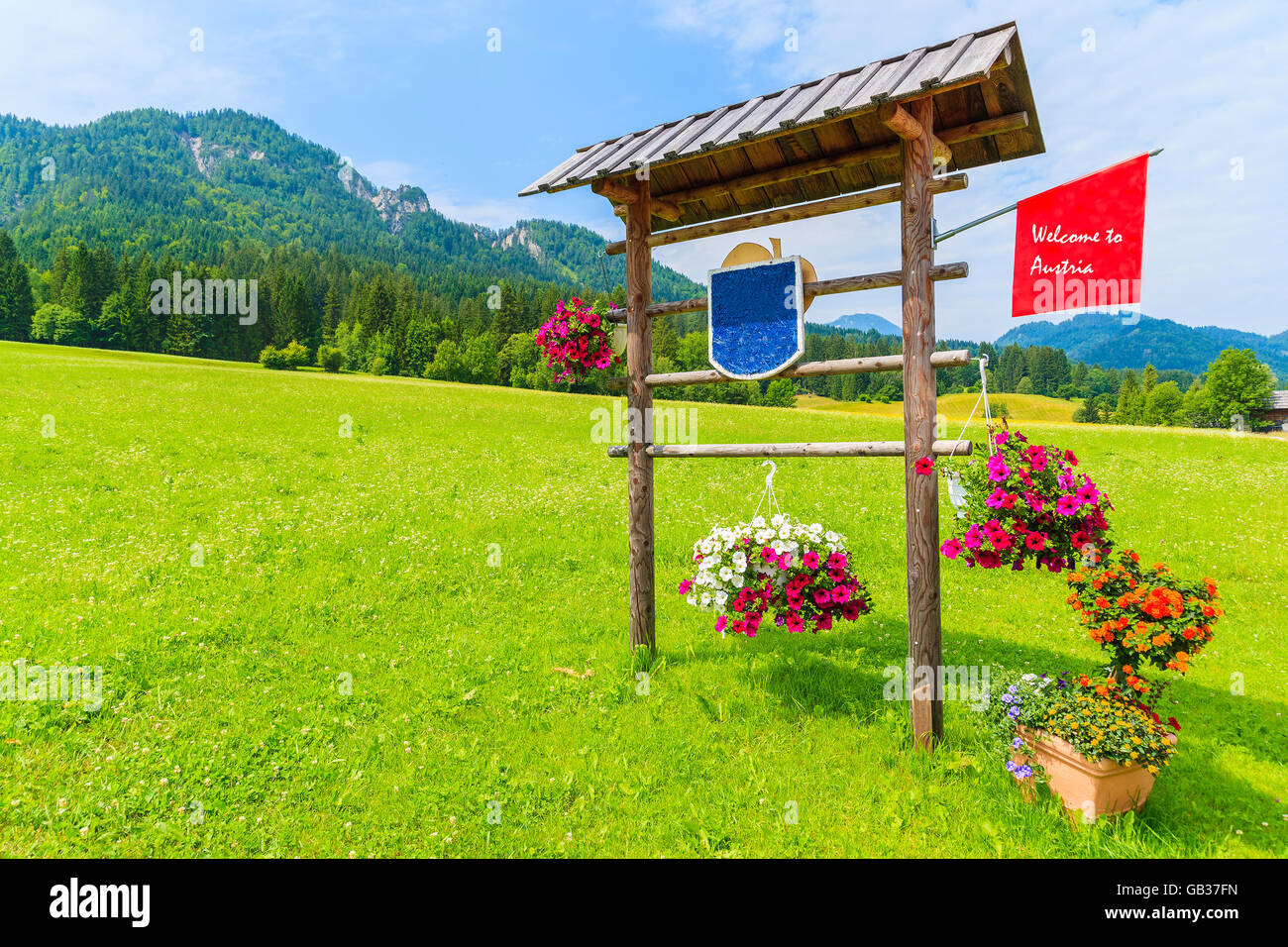 Welcome to austria sign hi-res stock photography and images - Alamy