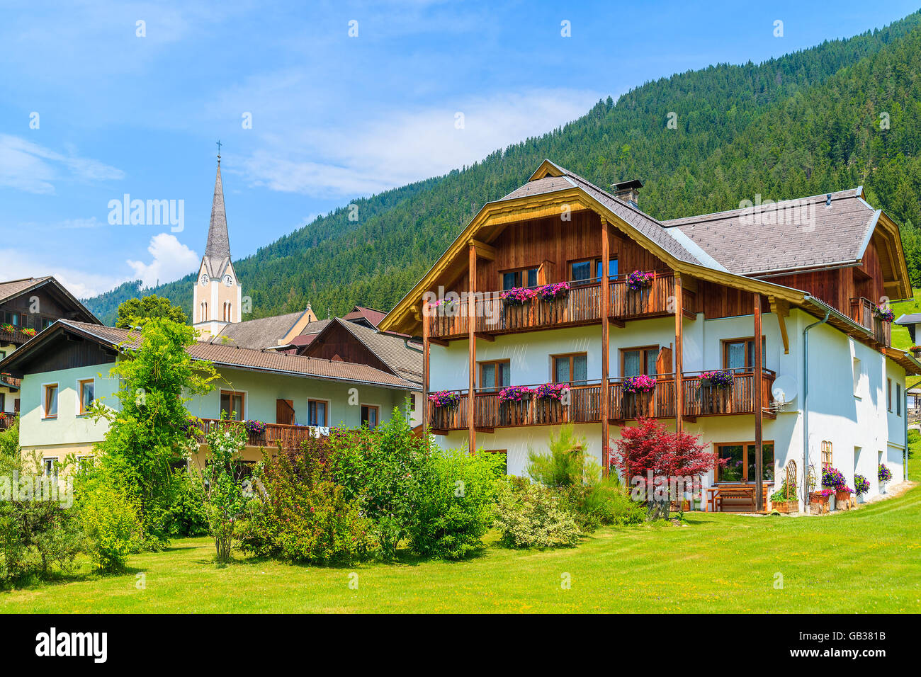 Traditional alpine mountain architecture hi-res stock photography and ...