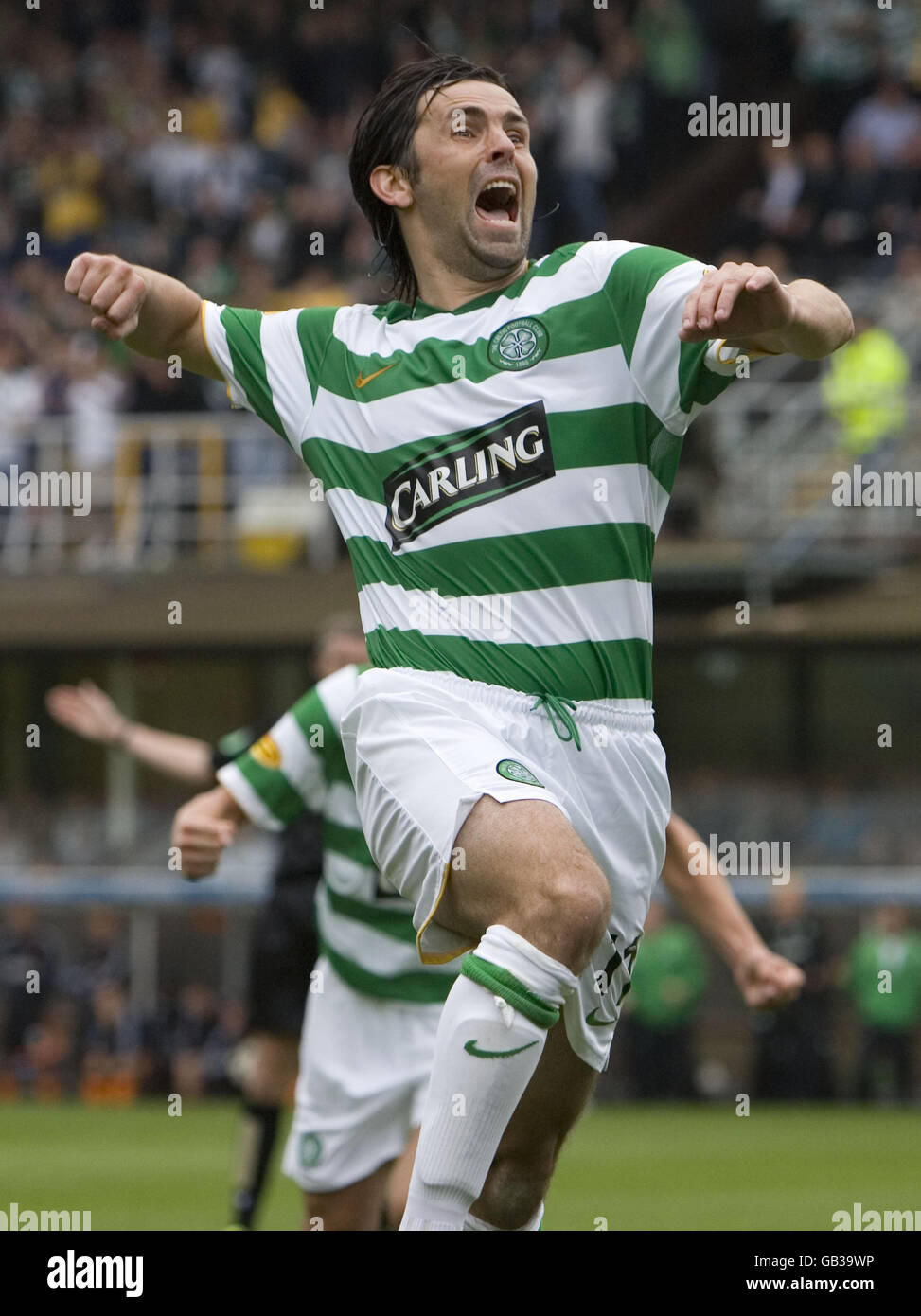 Celtic's Paul Hartley celebrates after scoring against Dundee Utd ...