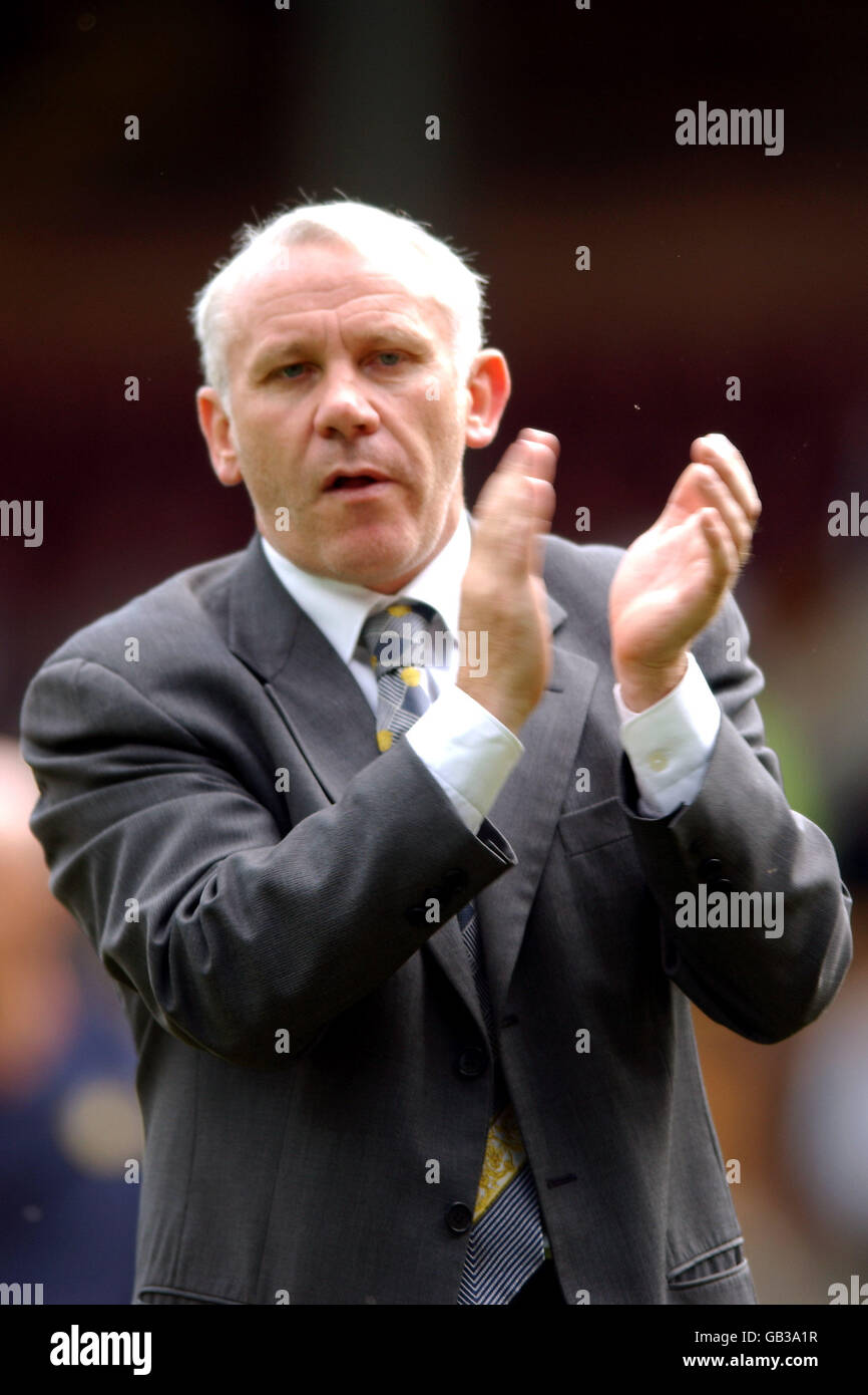 Leeds uniteds manager peter reid hi-res stock photography and images ...