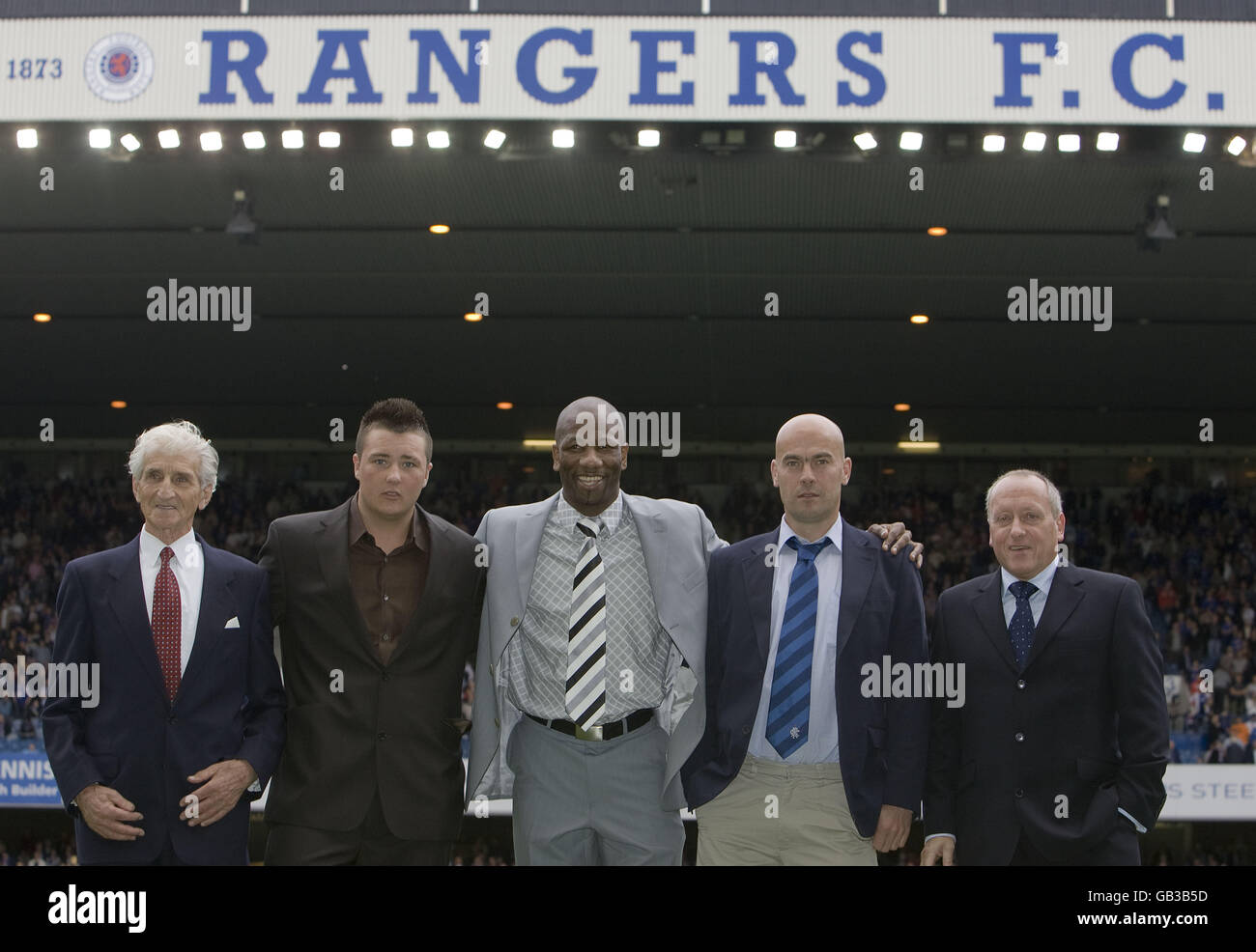Rangers match sponsors and Marvin Andrews pose before the Clydesdale ...