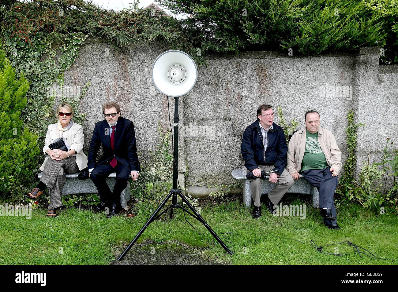 Mourners at the funeral of Irish folk singer Ronnie Drew at Redford ...