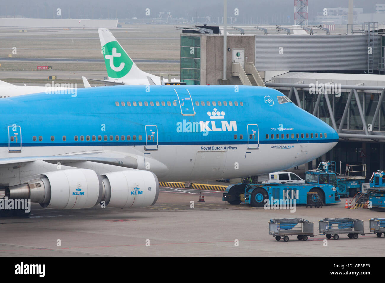 AMSTERDAM, THE NETHERLANDS - MAART 15, 2015 Boeing 747 parked at the ...