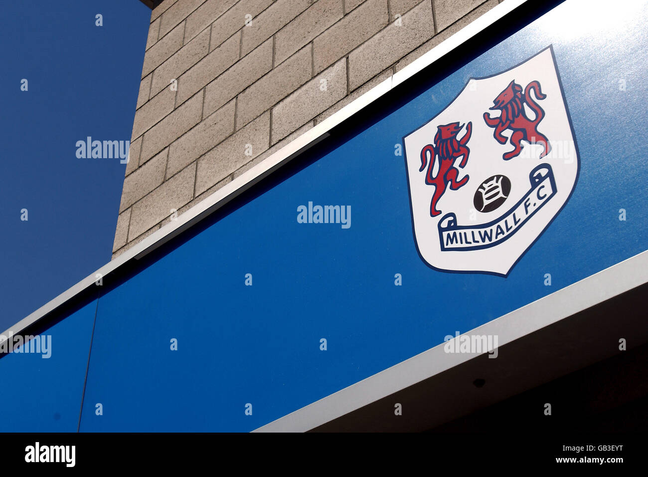 Millwall football club badge hi-res stock photography and images - Alamy