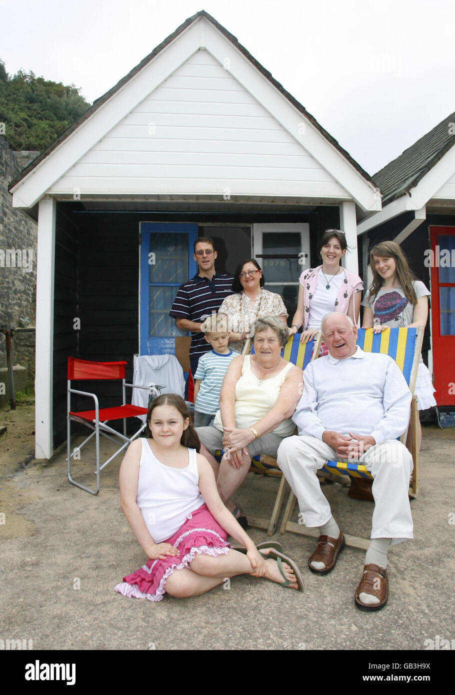Left to right are Grace Cotterill 10, her brother Joseph 6, father ...