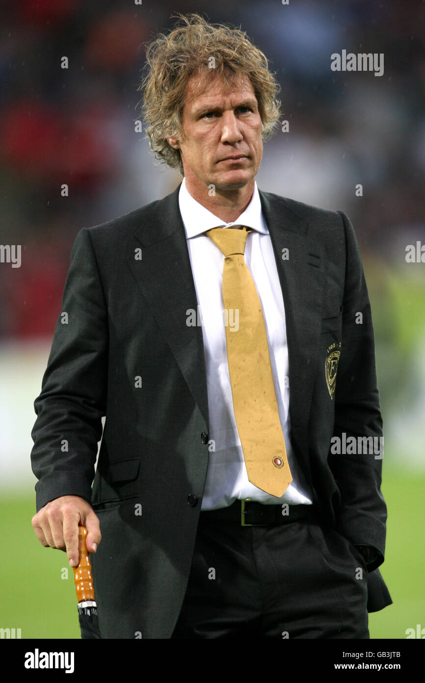 Feyenoord rotterdam manager hi-res stock photography and images - Alamy