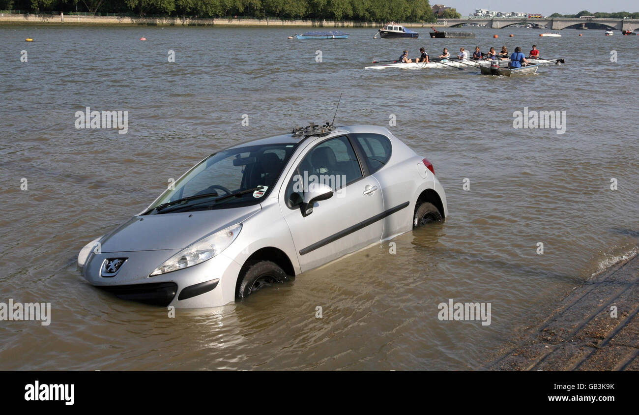 Car submerged by tide Stock Photo - Alamy