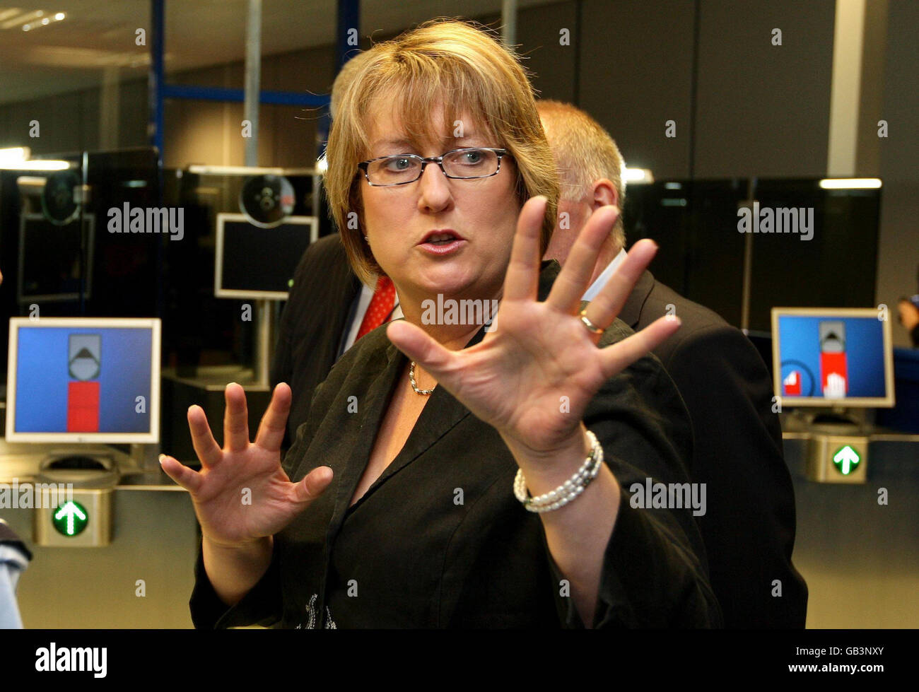 Home secretary jacqui smith shown new facial recognition manchester ...