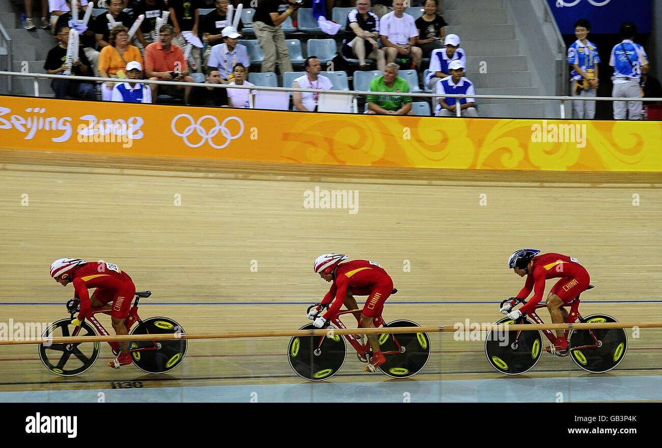 First chinese bicycles hi-res stock photography and images - Alamy