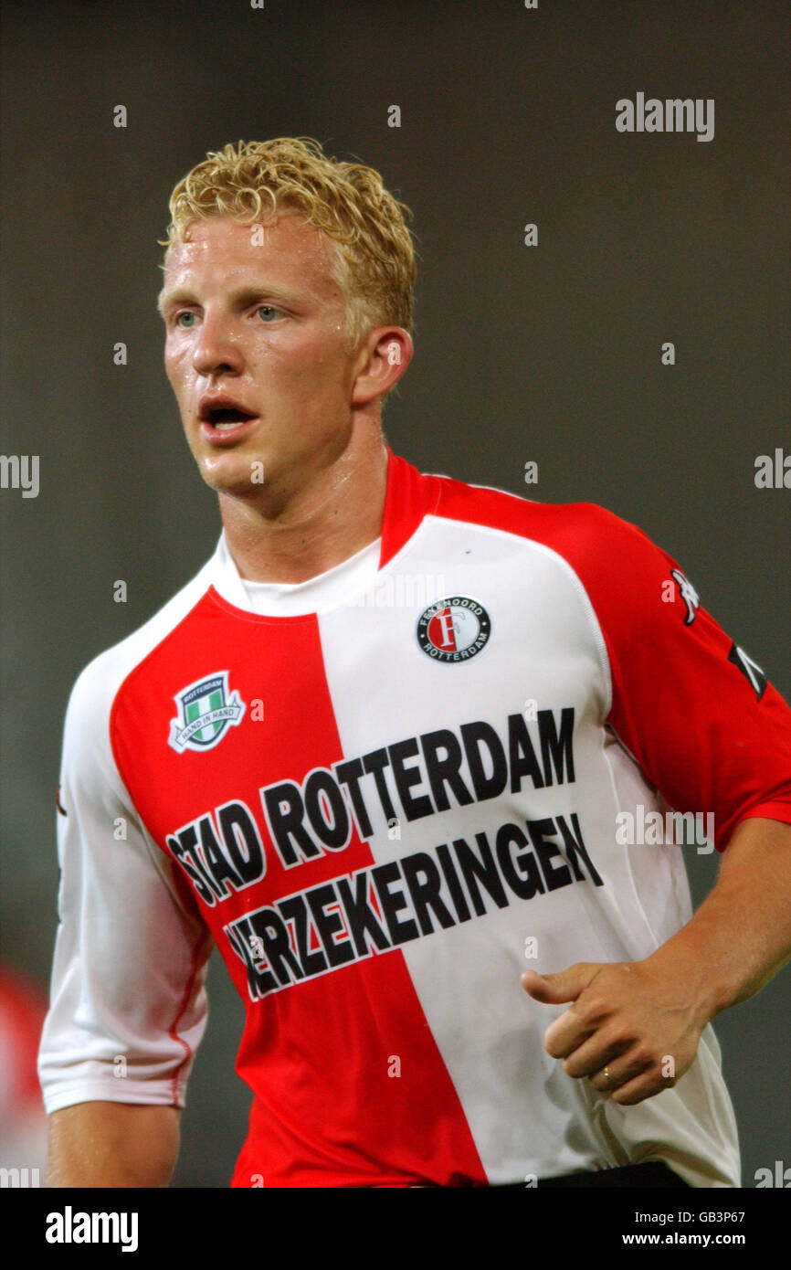 Football soccer dirk kuyt hi-res stock photography and images - Alamy