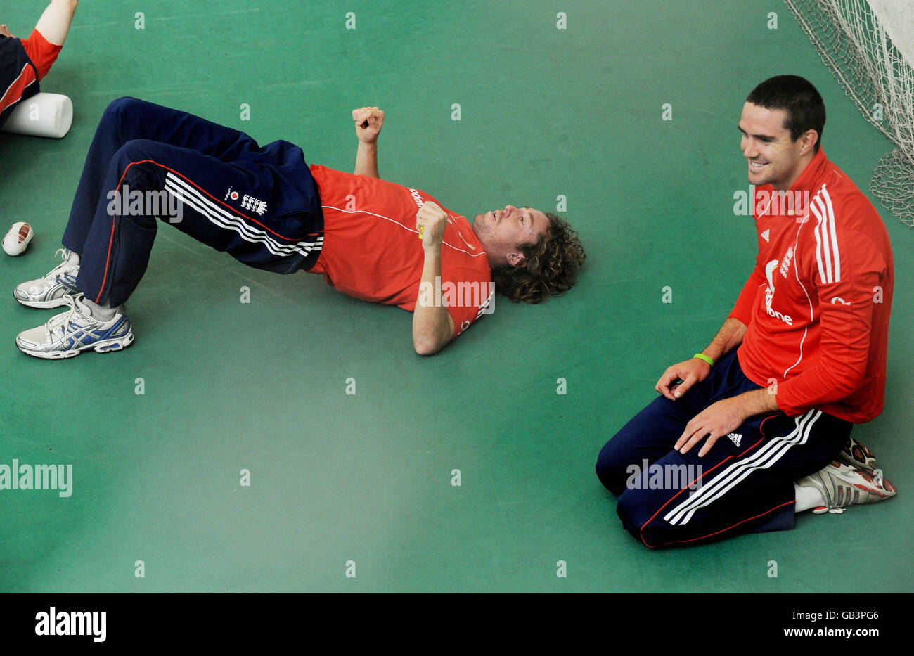 England's Kevin Pietersen and Ryan Sidebottom train indoors at ...