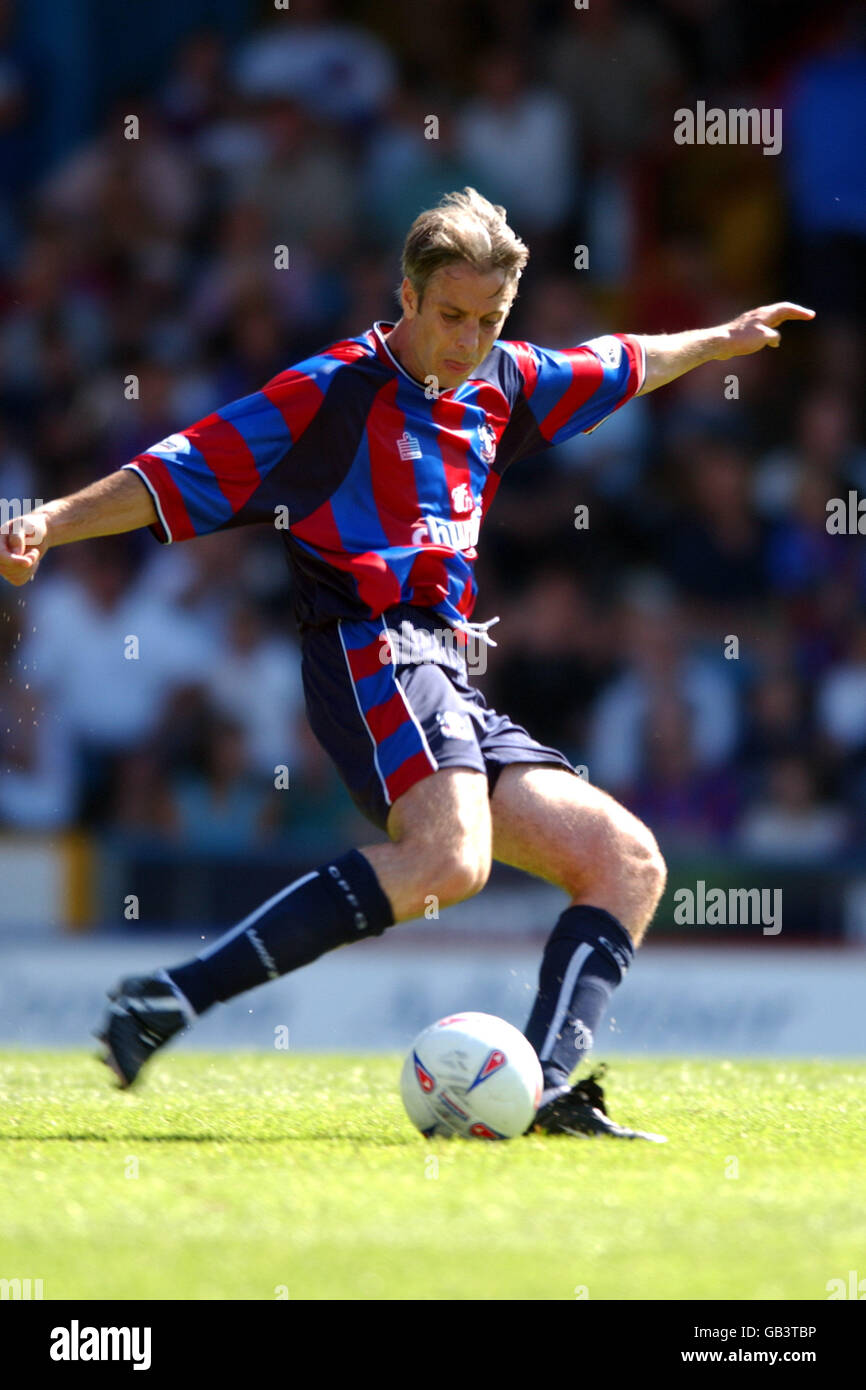 Crystal palace football kit hi-res stock photography and images - Alamy