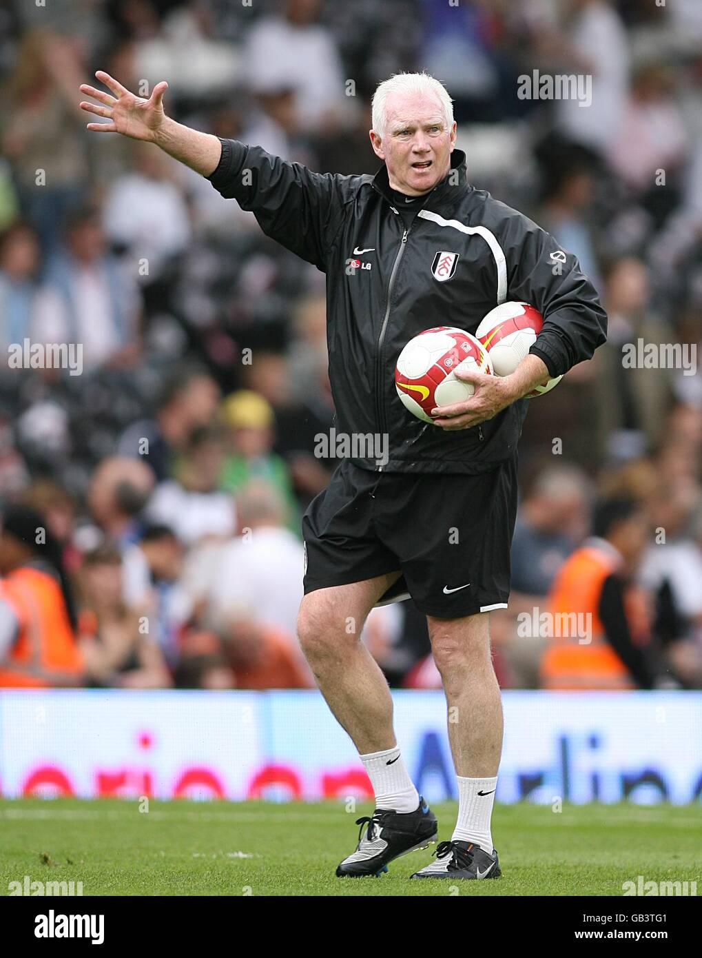Fulham's Assistant Manager and Goalkeeper Coach Mike Kelly Stock Photo ...