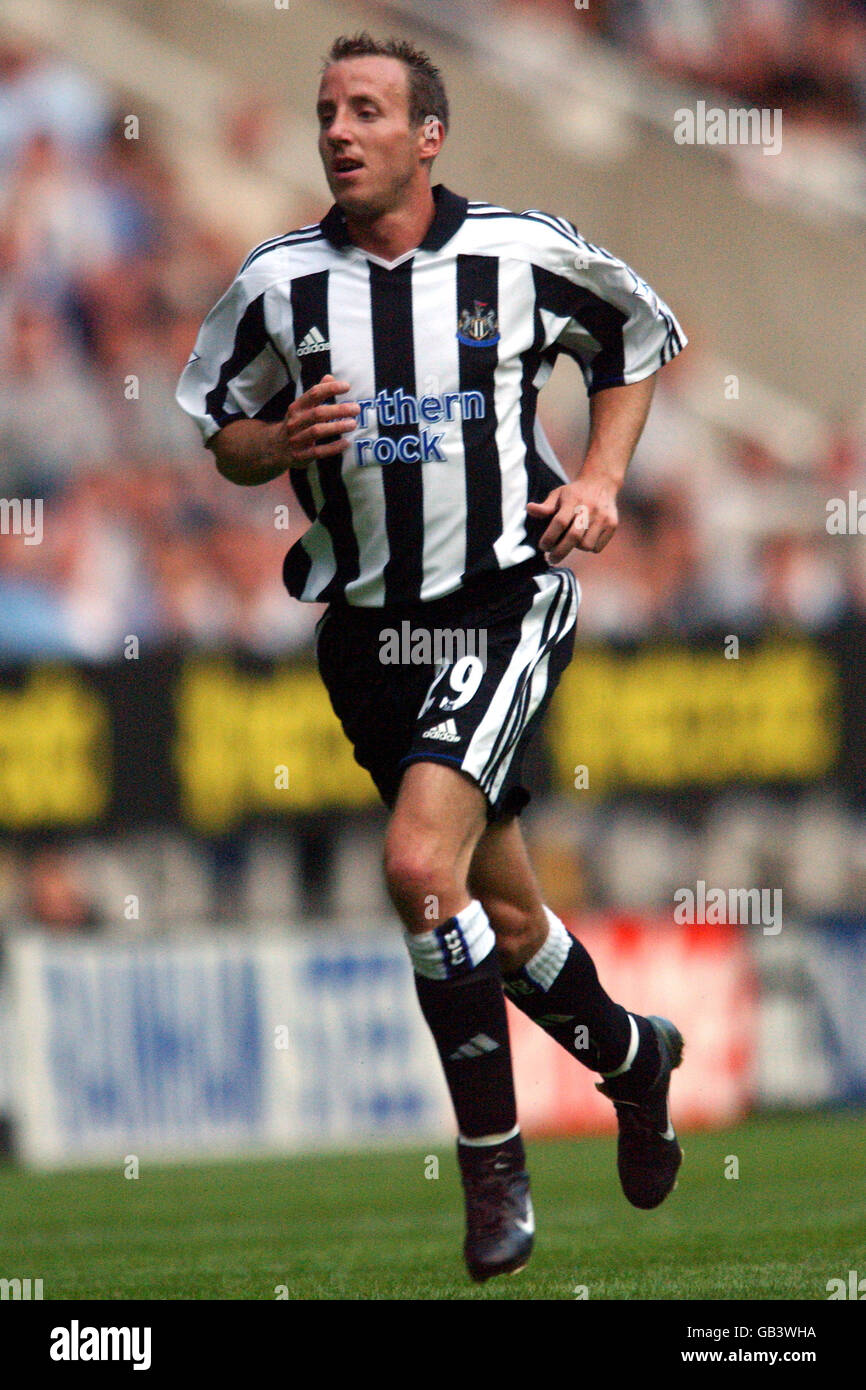 Football stock lee bowyer hi-res stock photography and images - Alamy