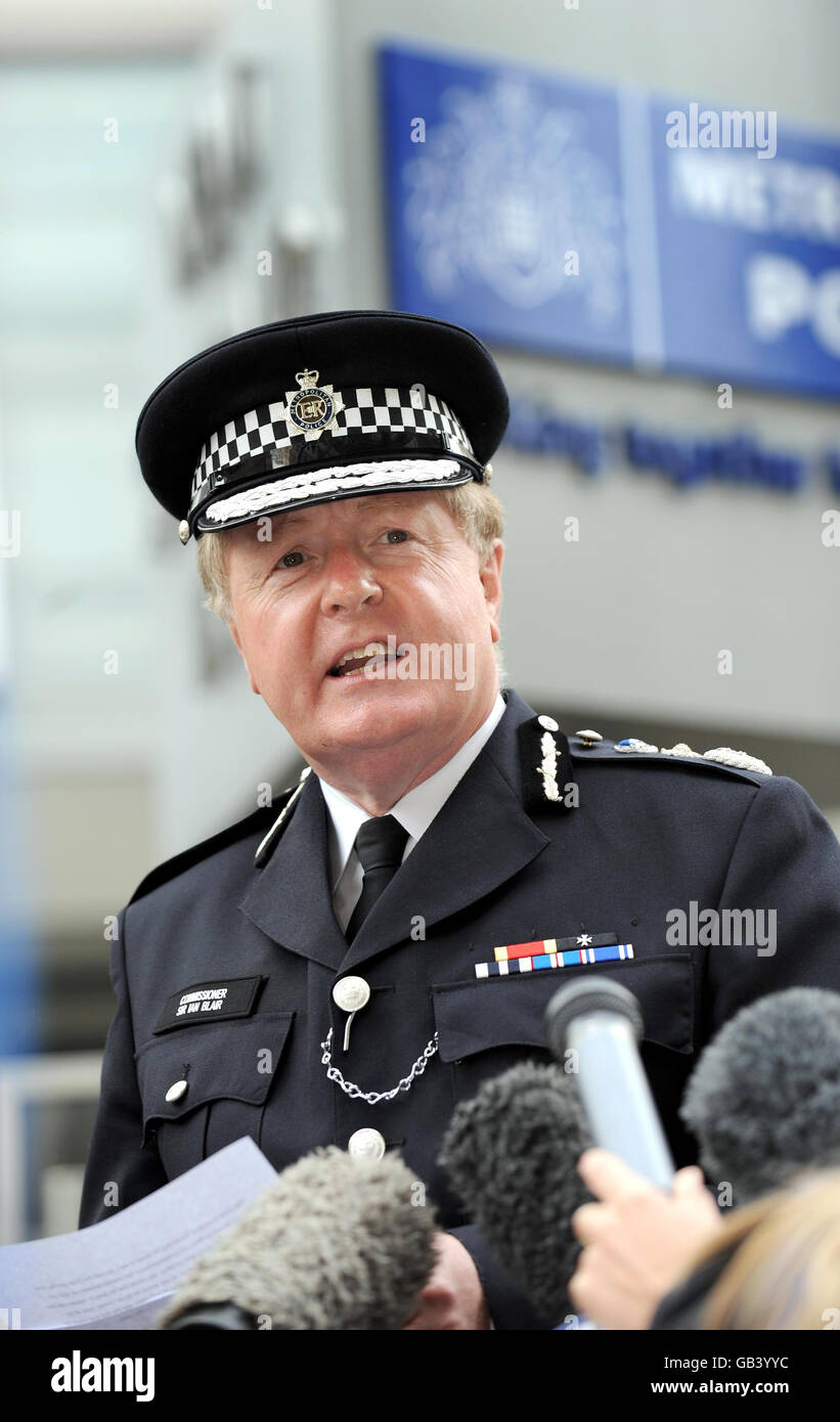 Metropolitan police commissioner sir ian blair top hi-res stock ...