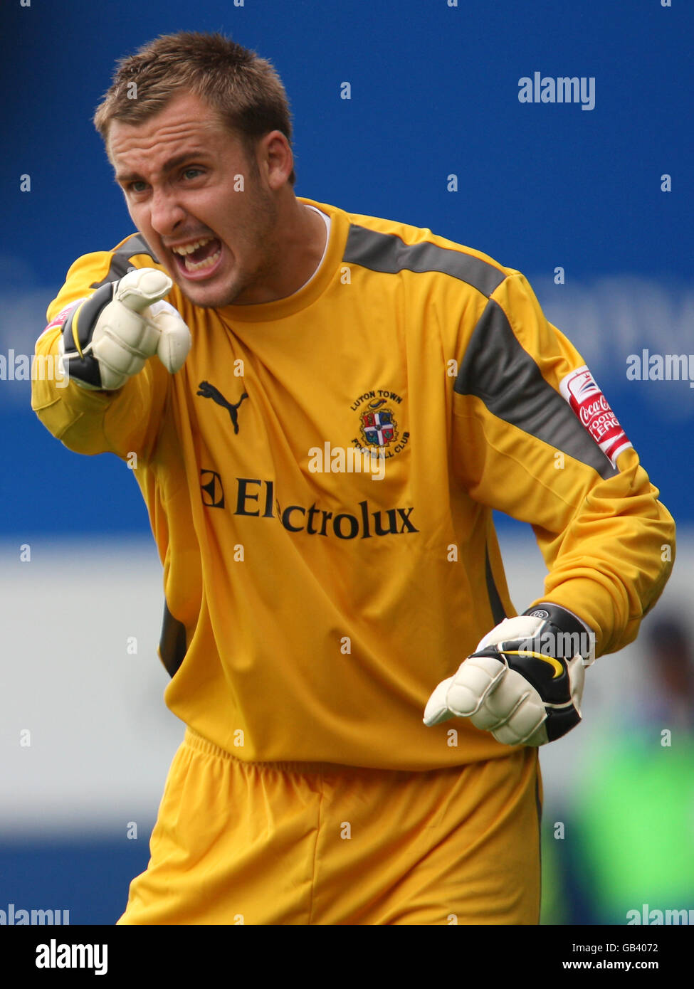 Luton towns goalkeeper hi-res stock photography and images - Alamy