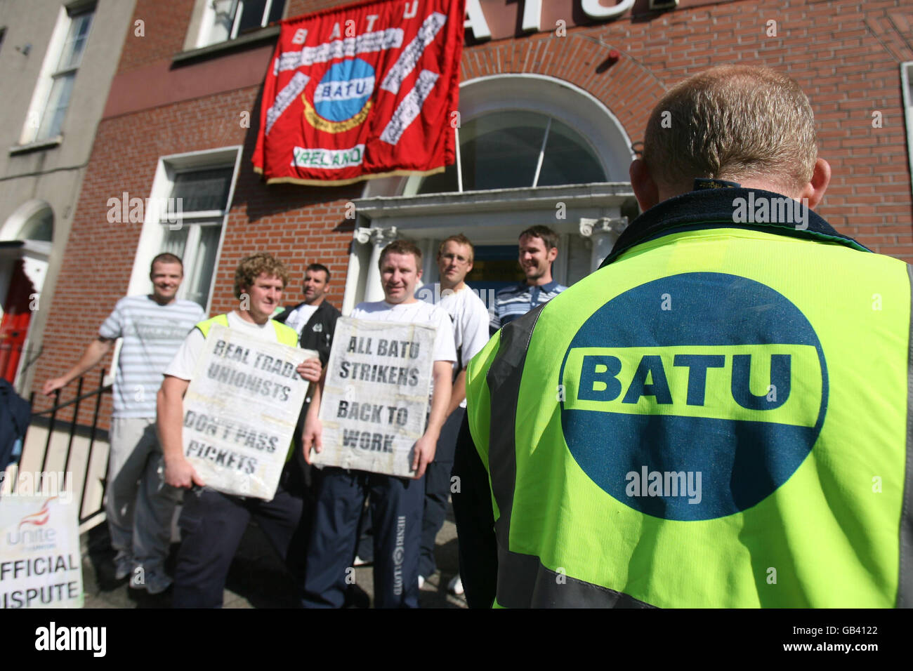 Trades unions building hi-res stock photography and images - Alamy