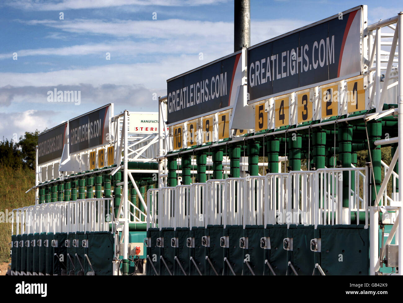 Starting gates hi-res stock photography and images - Alamy