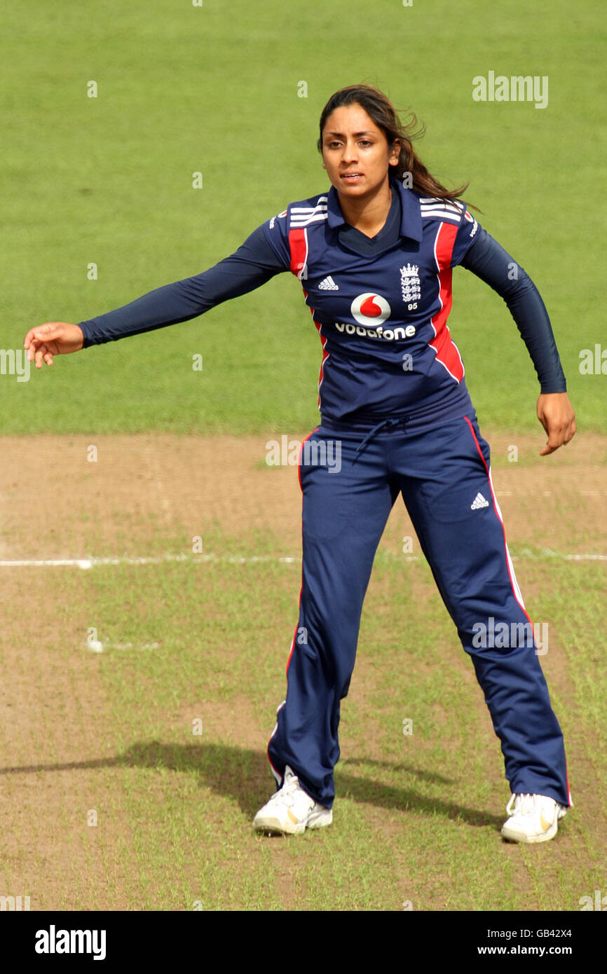 Isa guha hi-res stock photography and images - Alamy