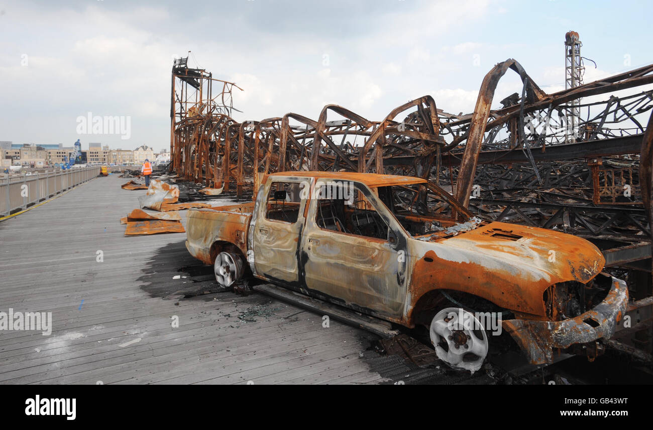 Pier demolition begins Stock Photo - Alamy