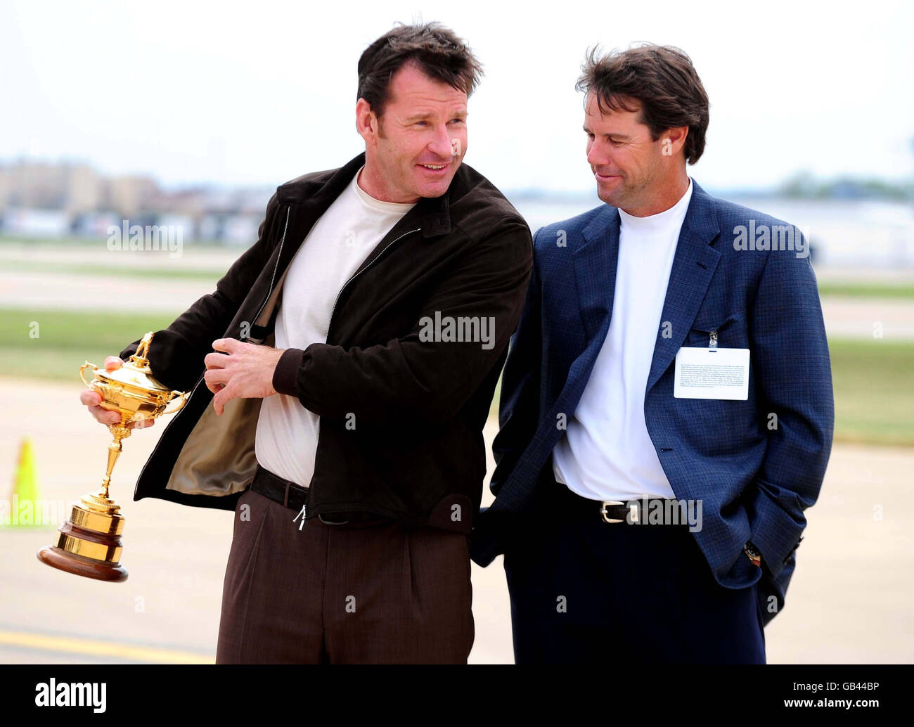 American captain Paul Azinger welcomes European Ryder Cup team captain ...