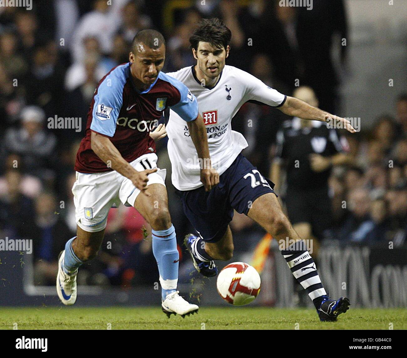 Tottenham hotspur r battle ball hi-res stock photography and images - Alamy