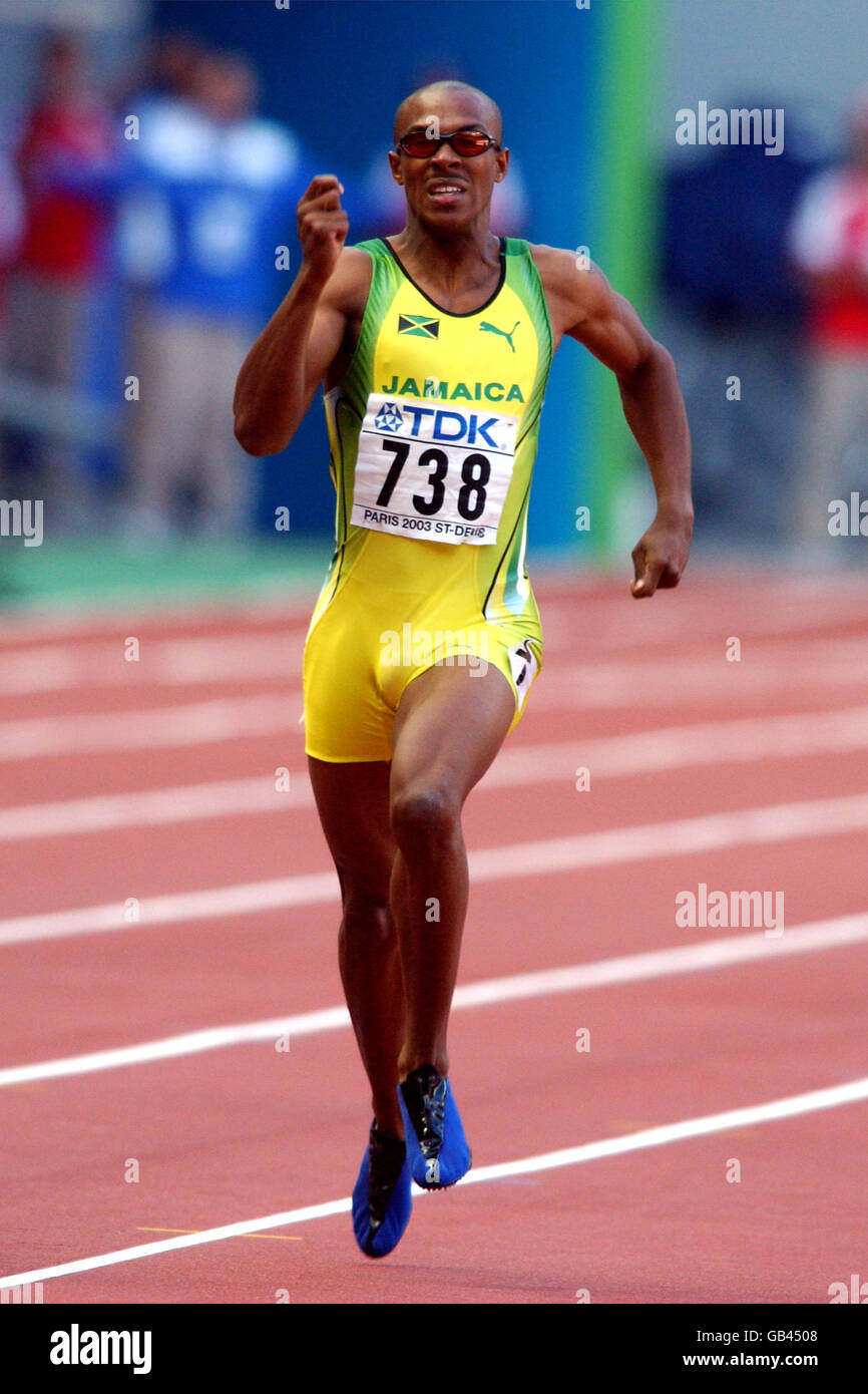 Jamaicas brandon simpson in action hi-res stock photography and images ...