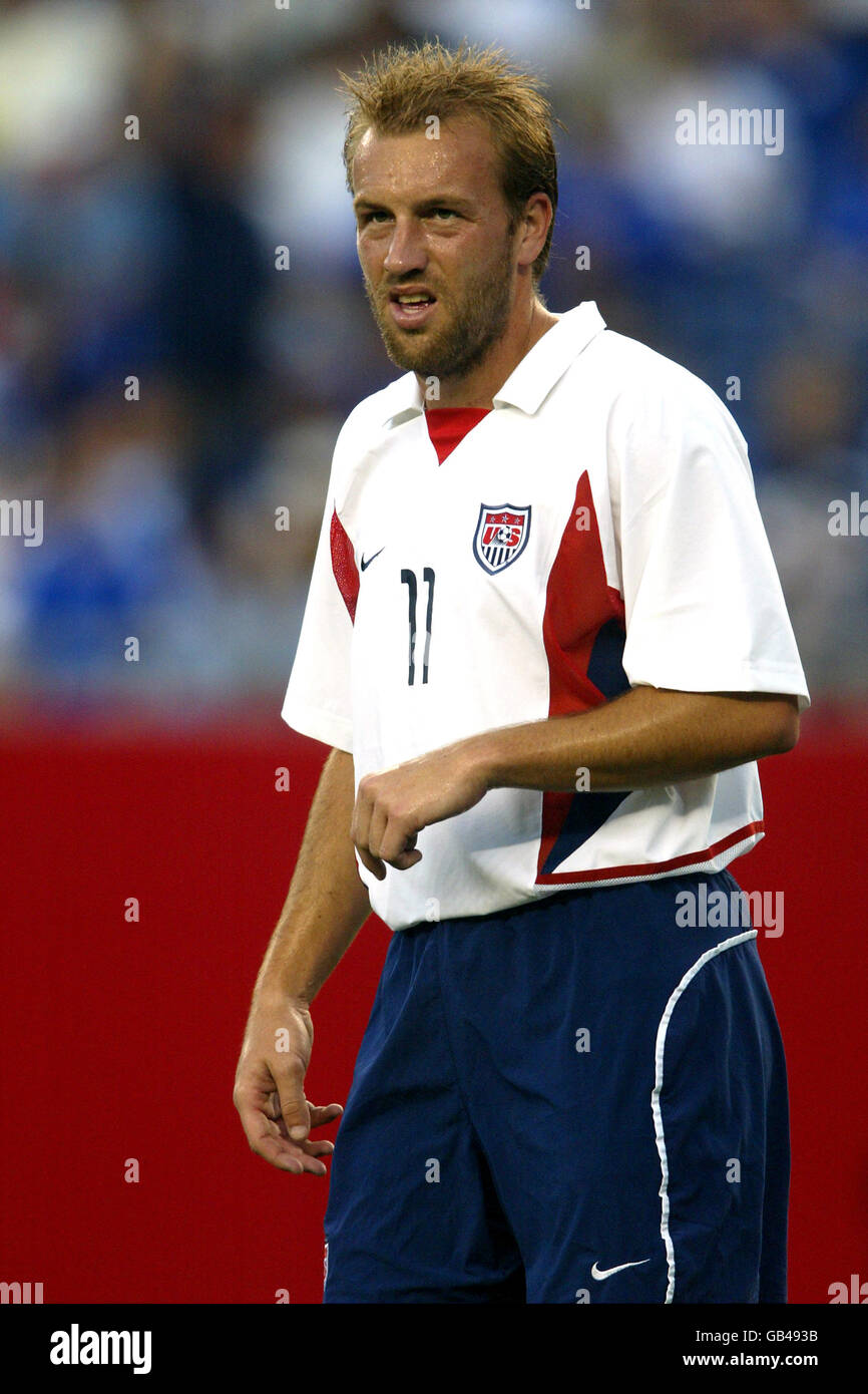 Soccer - CONCACAF Gold Cup 2003 - Group C - USA v El Salvador. Clint ...