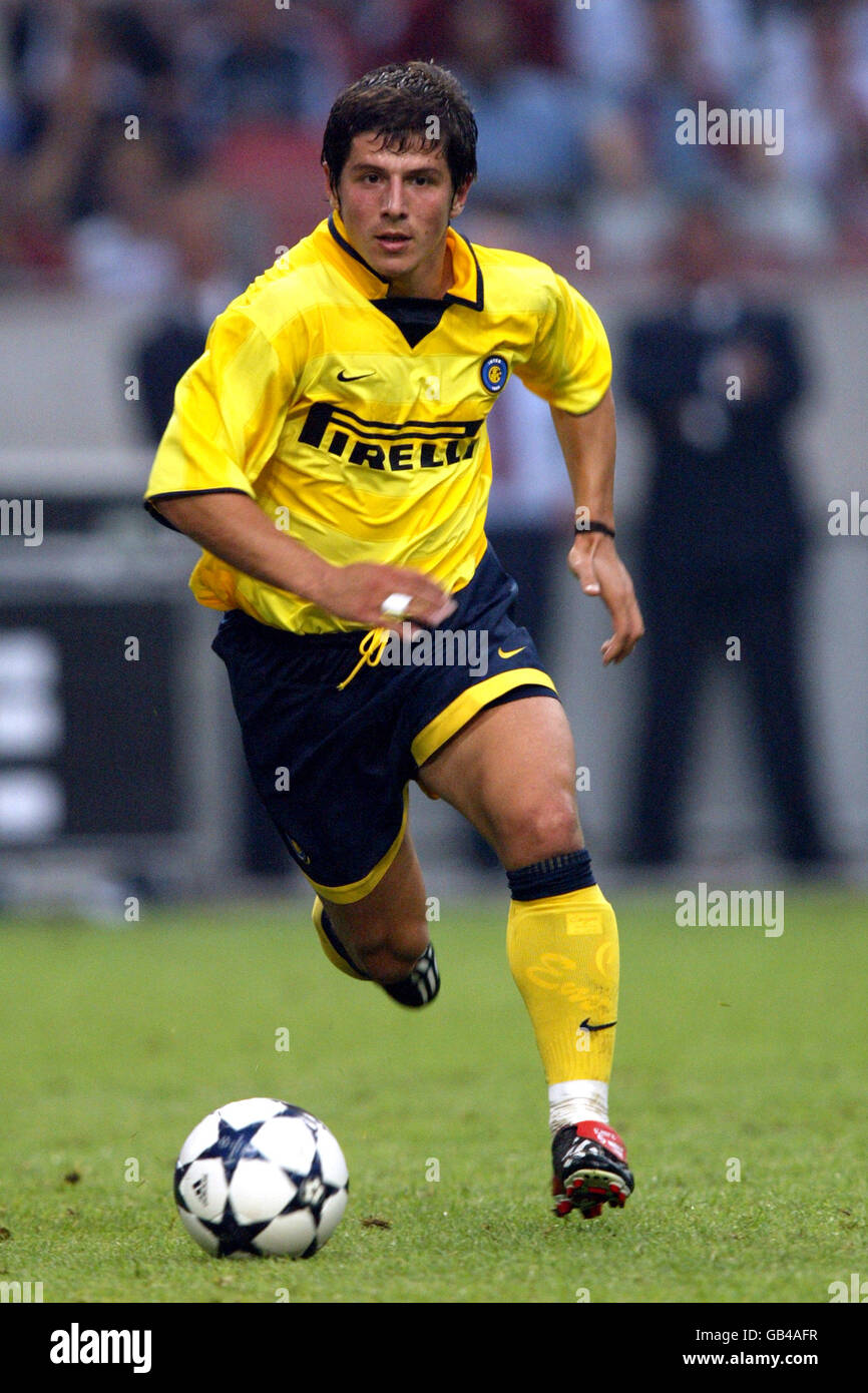 Emre belozoglu inter milan hi-res stock photography and images - Alamy