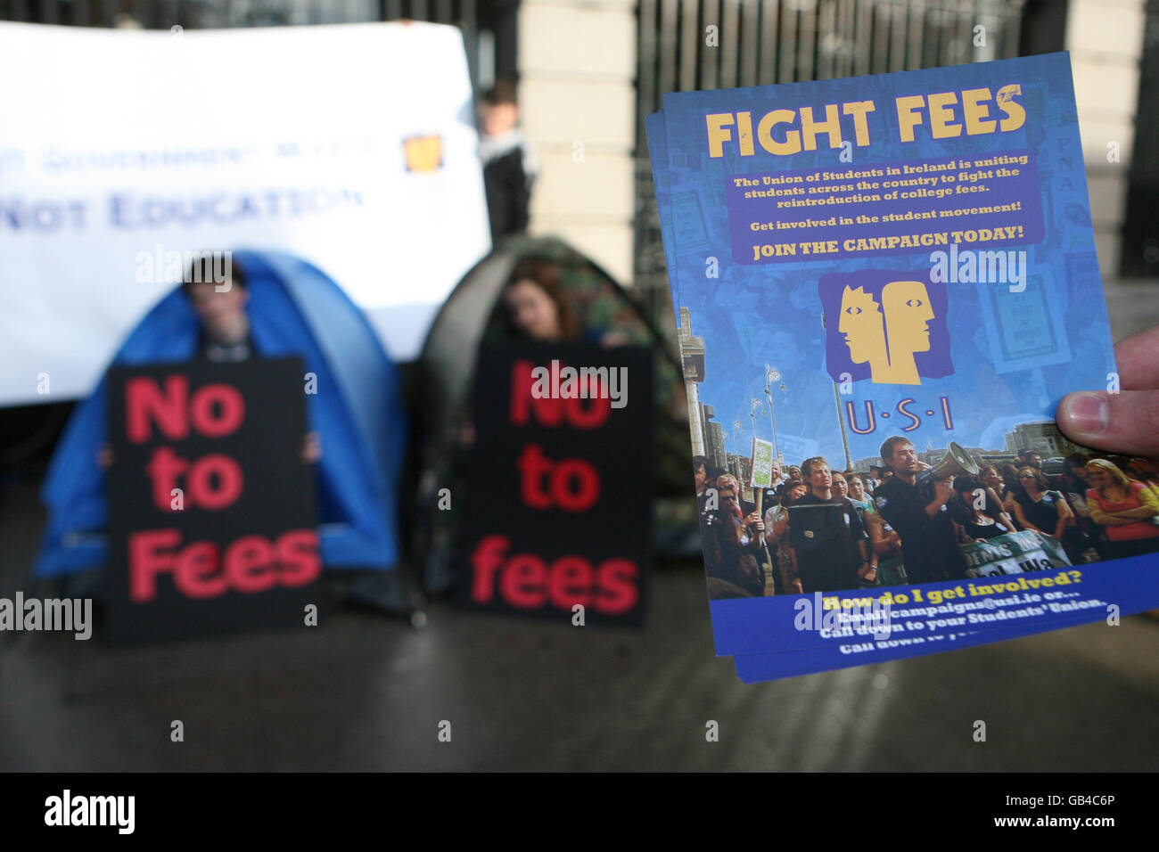 Hand holding pamphlet hi-res stock photography and images - Alamy