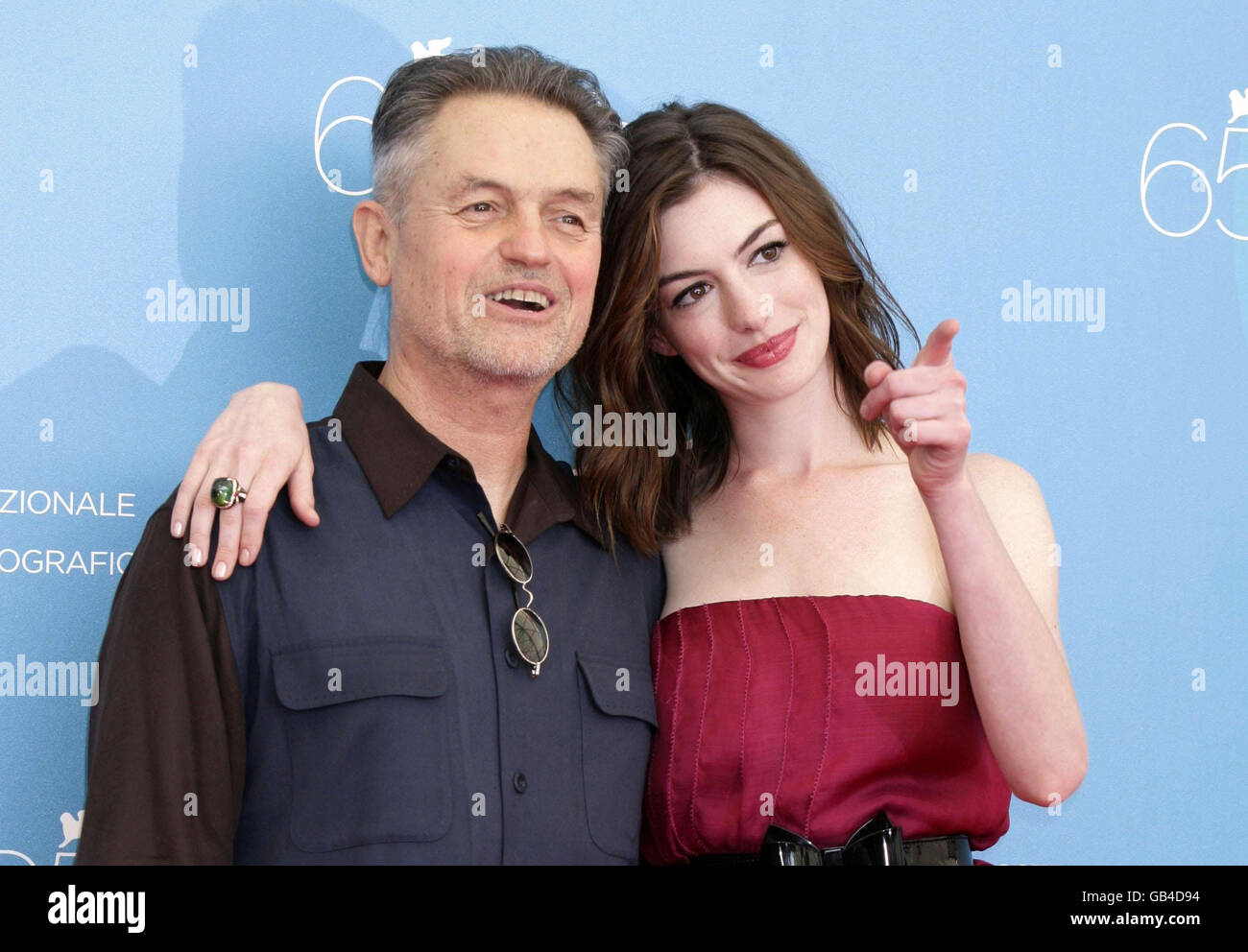 Anne hathaway rachel getting married hi-res stock photography and ...