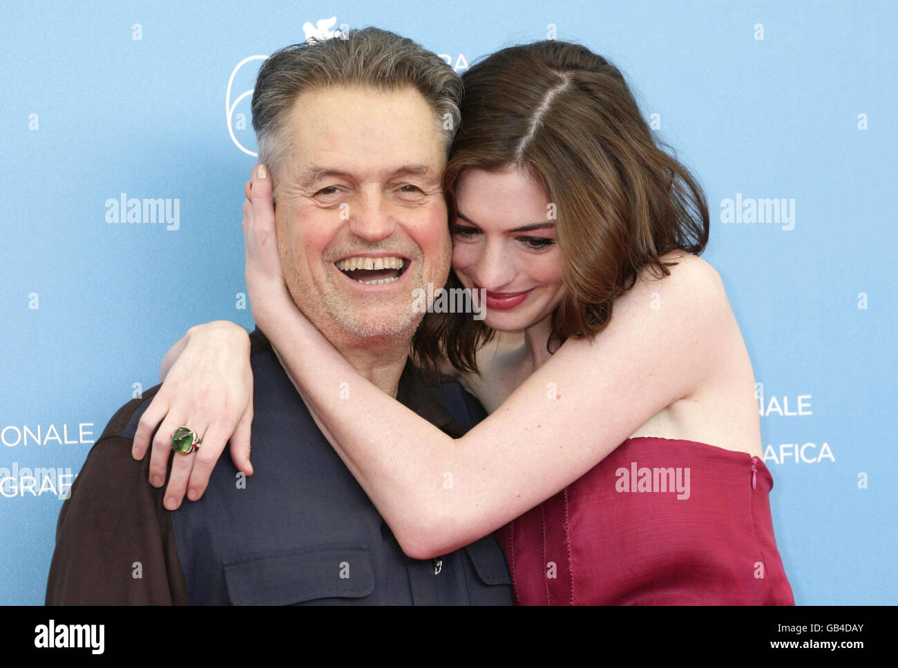 Anne hathaway rachel getting married hi-res stock photography and ...