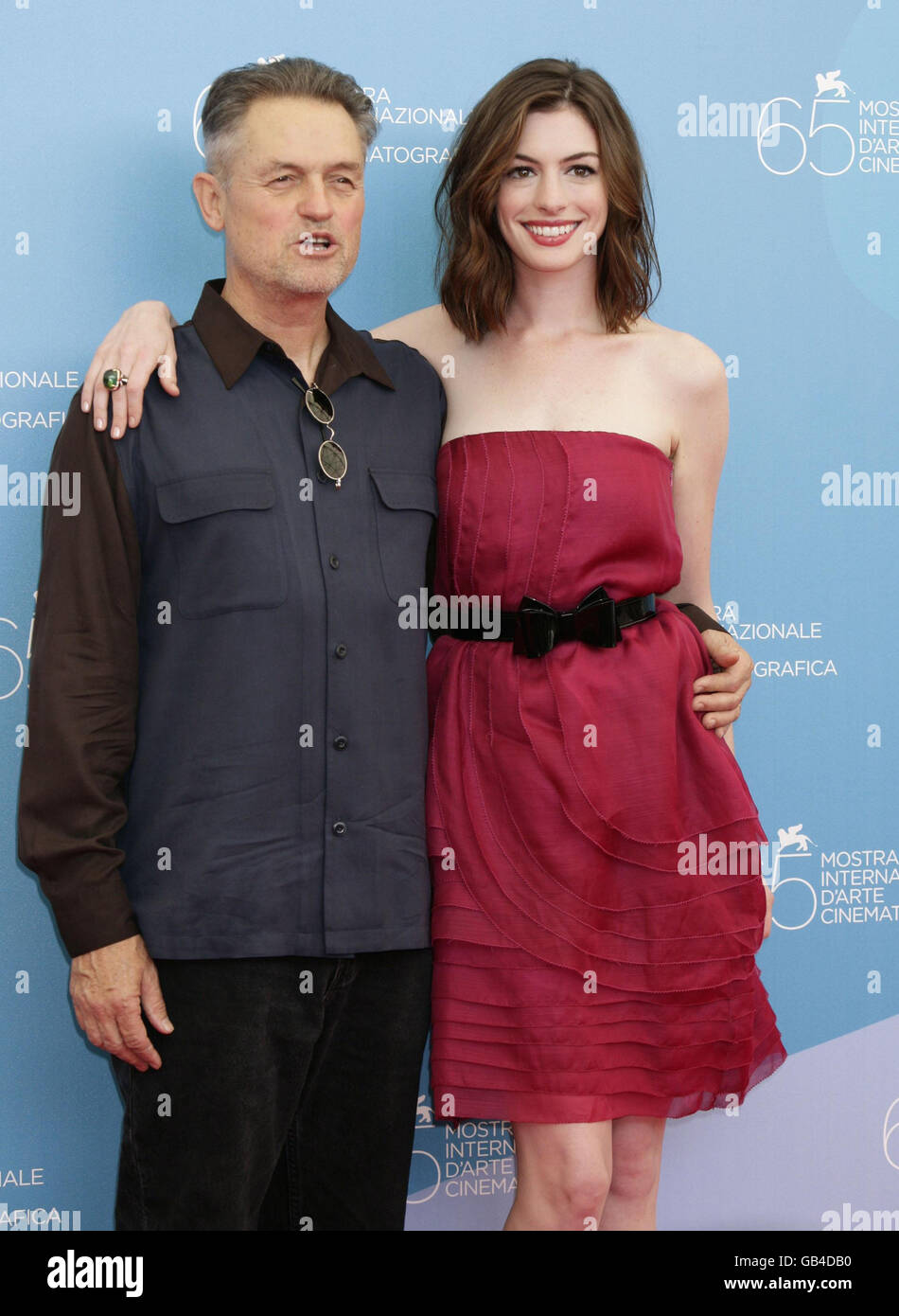 AP OUT. Anne Hathaway and director Jonathan Demme attend the press ...