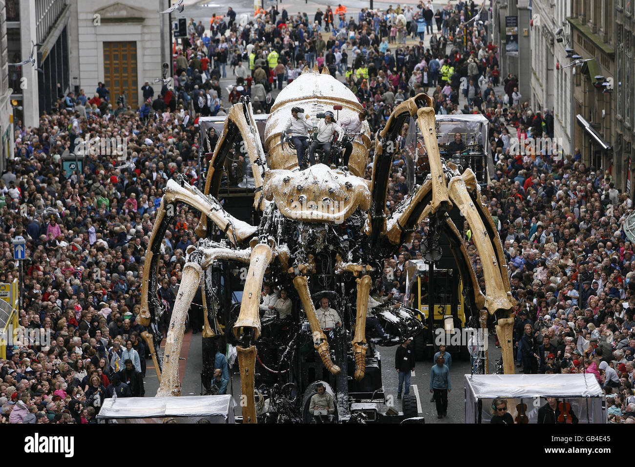 Giant mechanical spider Stock Photo - Alamy