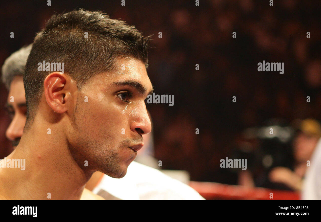 Amir Khan after being knocked out by Breidis Prescott during their ...