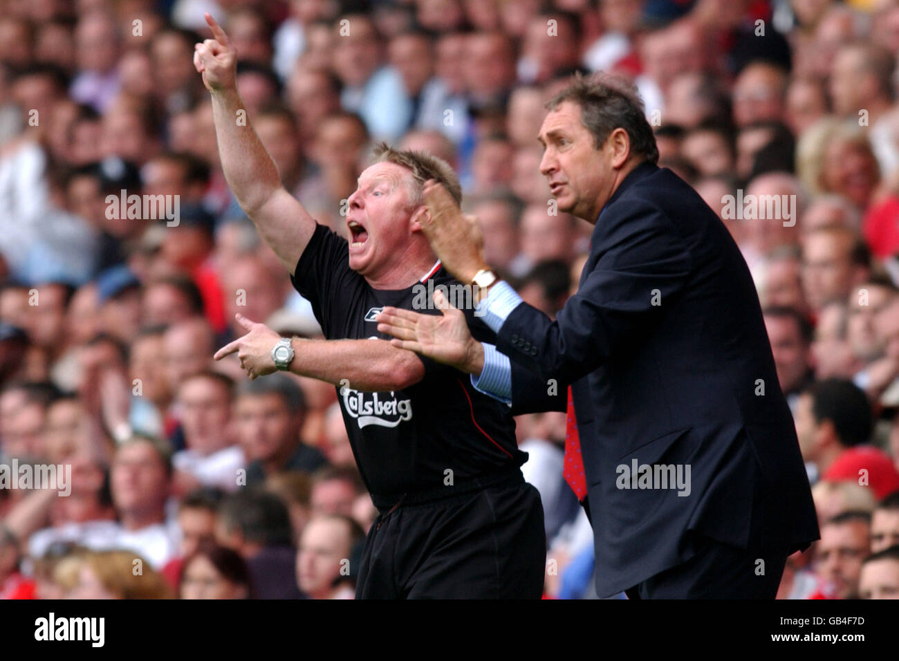 (L-R) Liverpool manager Gerard Houllier and first team coach Sammy Lee ...