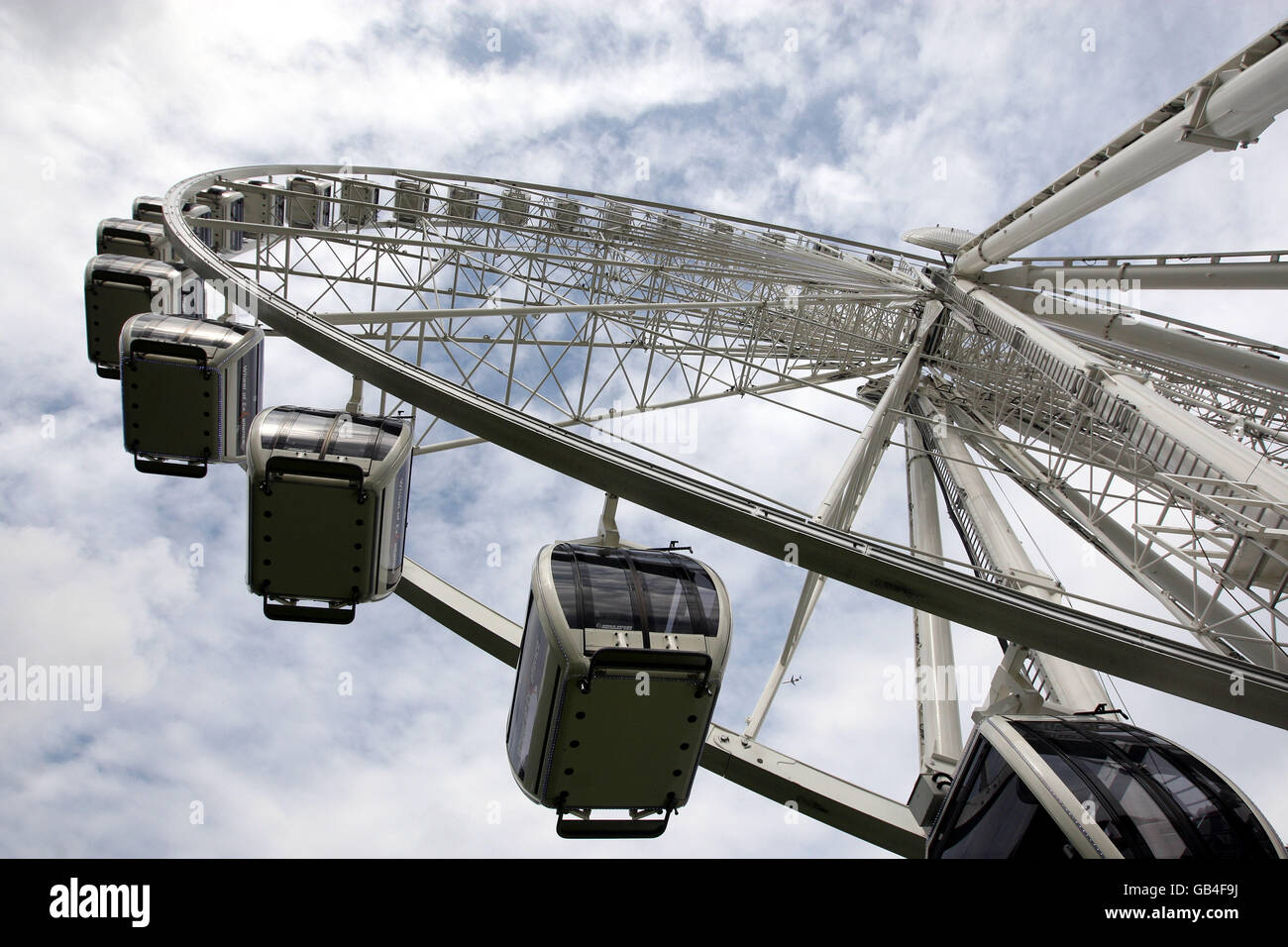 Royal windsor wheel alexandra gardens hi-res stock photography and ...