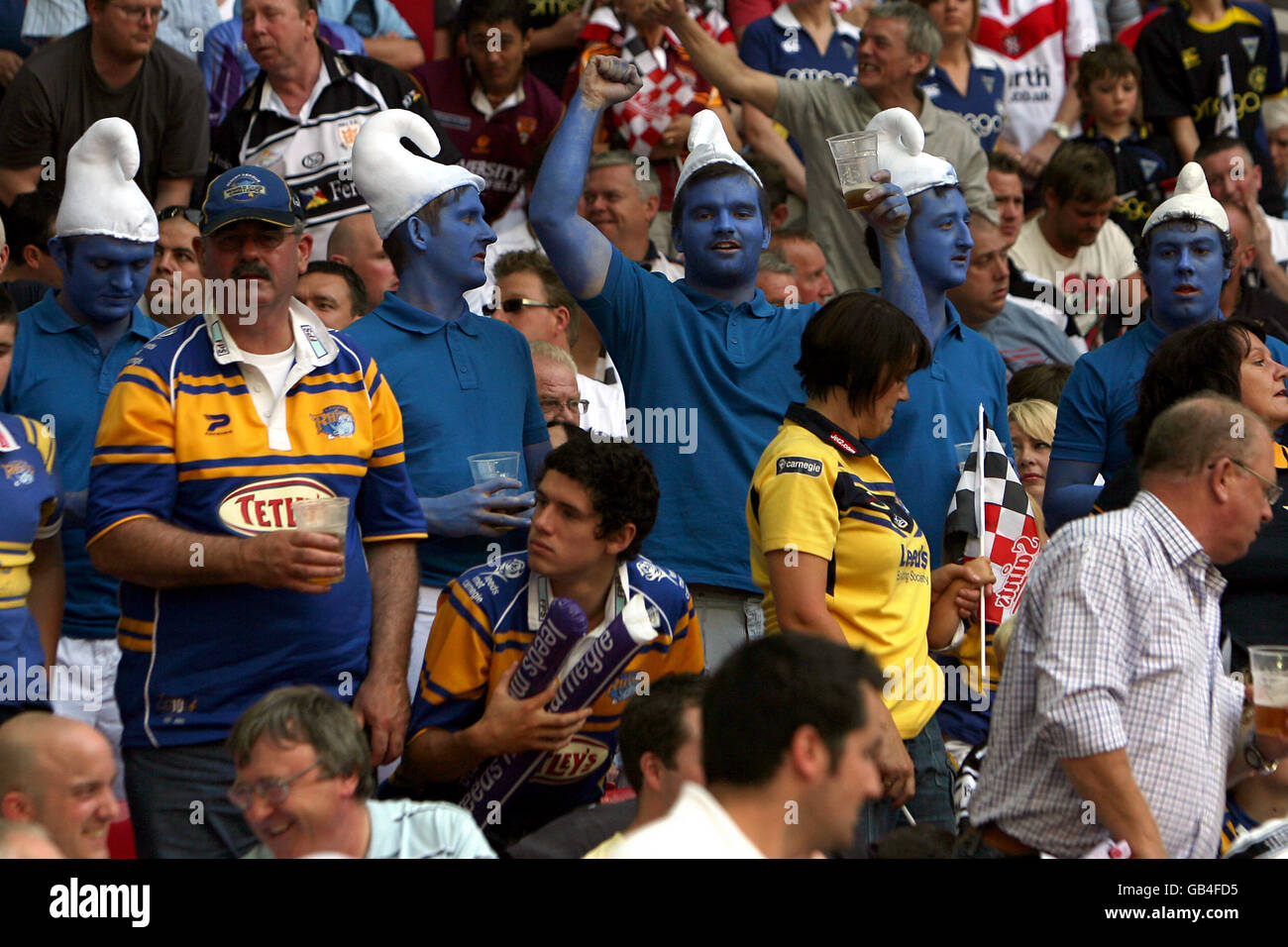 Rugby league challenge carnegie fans crowd spectators smurf hi-res ...