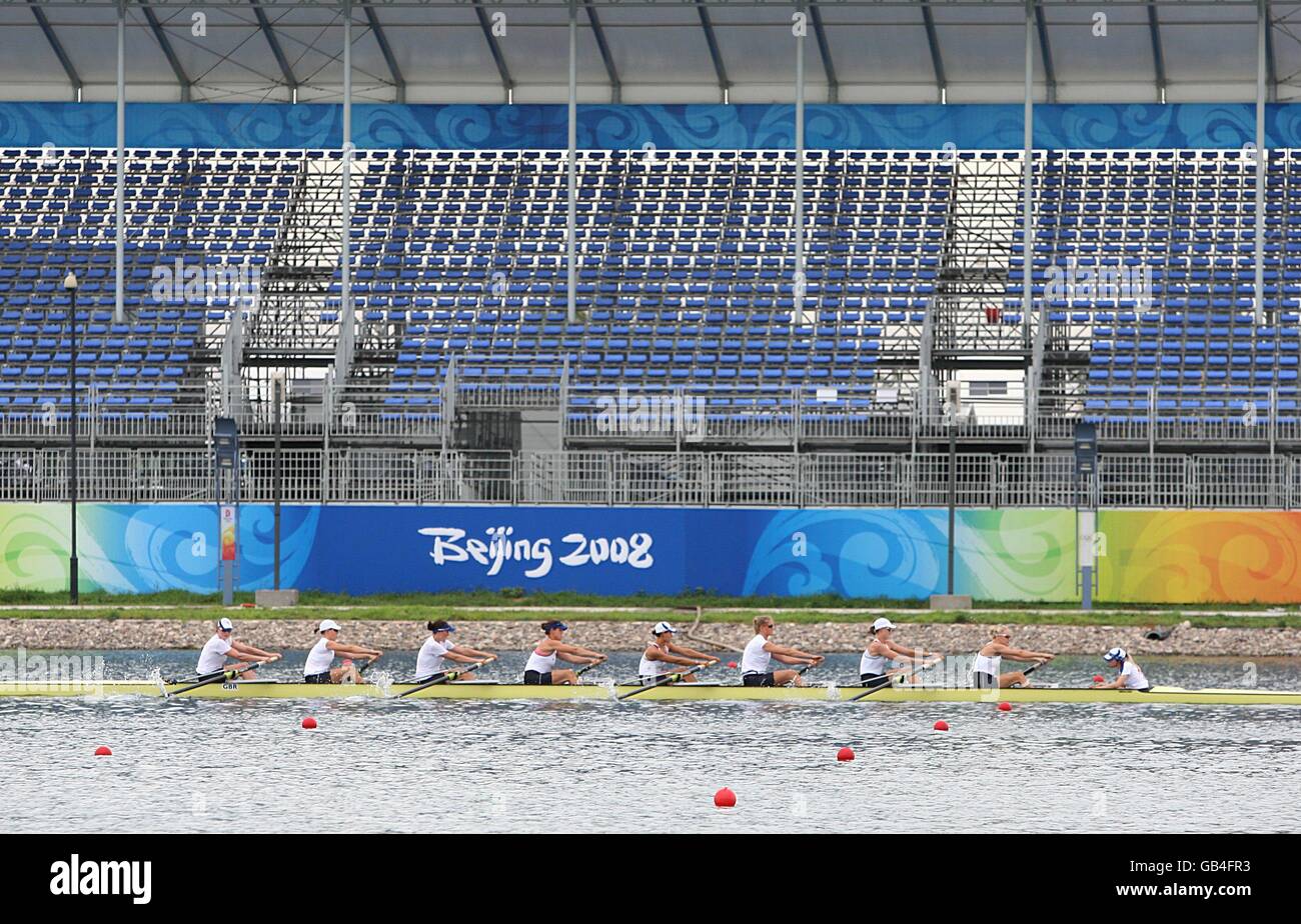 Gb olympic womens rowers hi-res stock photography and images - Alamy
