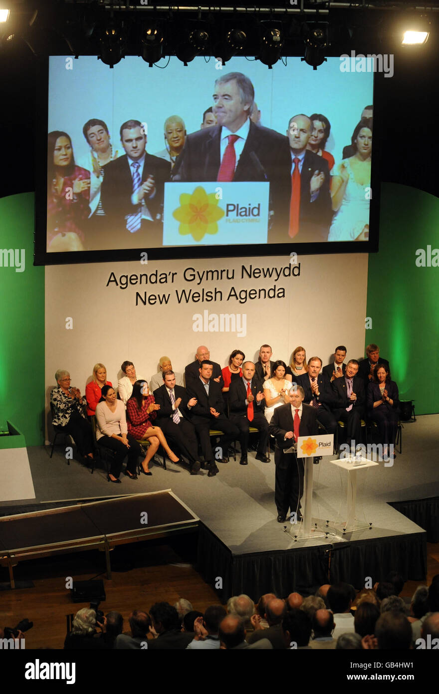 Plaid cymru logo hi-res stock photography and images - Alamy