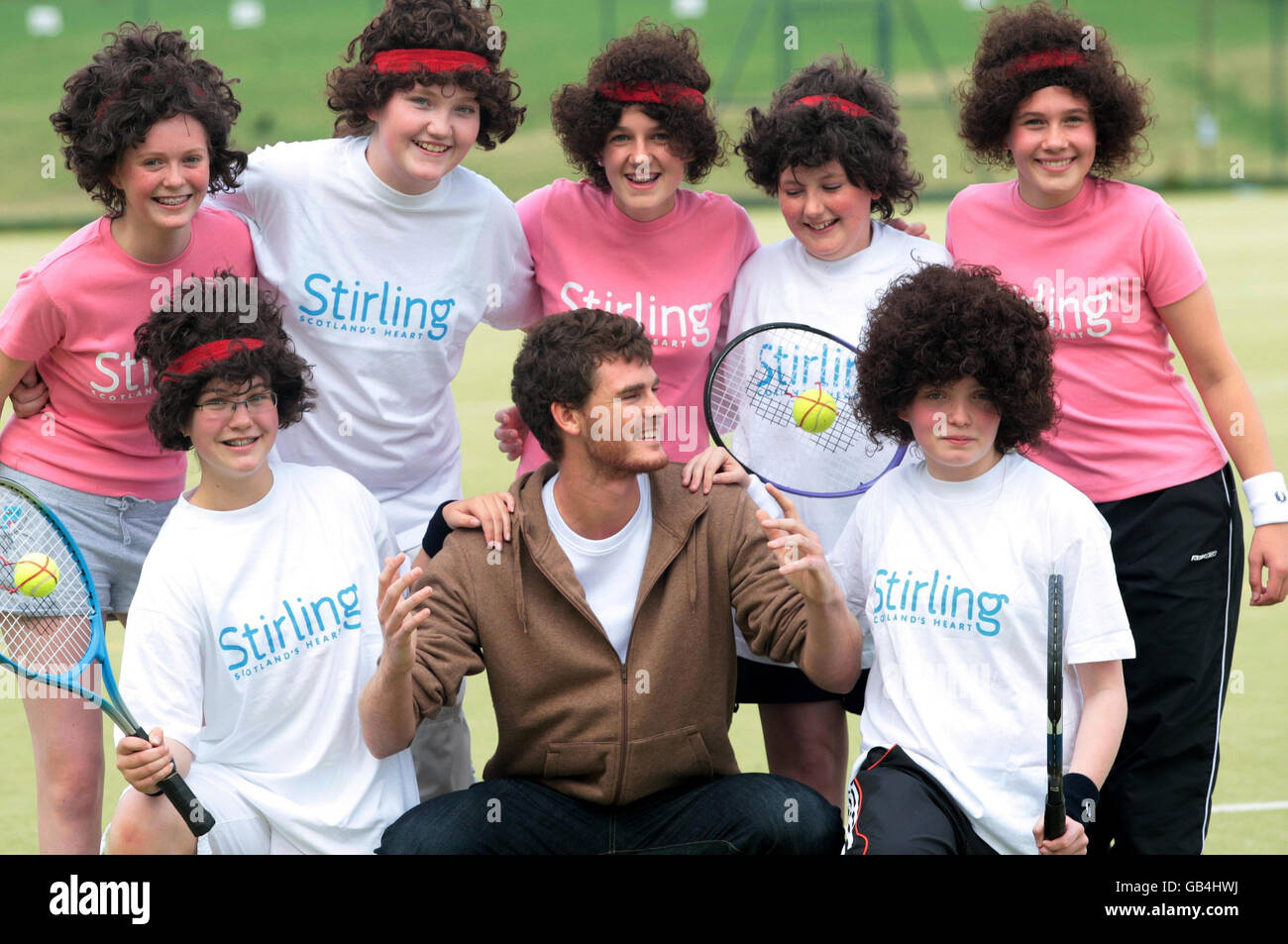 Tennis player Jamie Murray meets with pupils after returning to ...