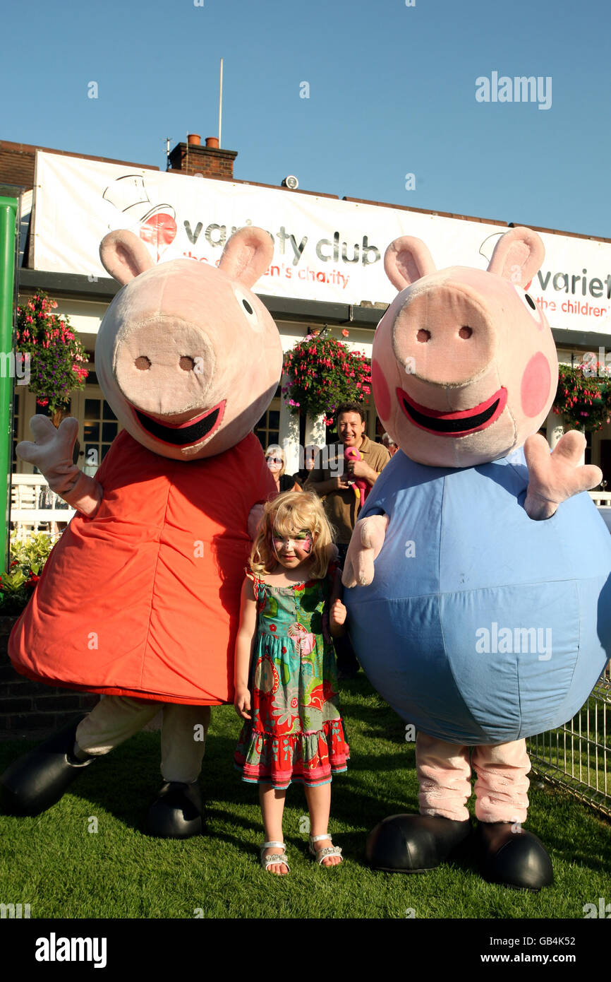 George pig peppa pig hi-res stock photography and images - Alamy