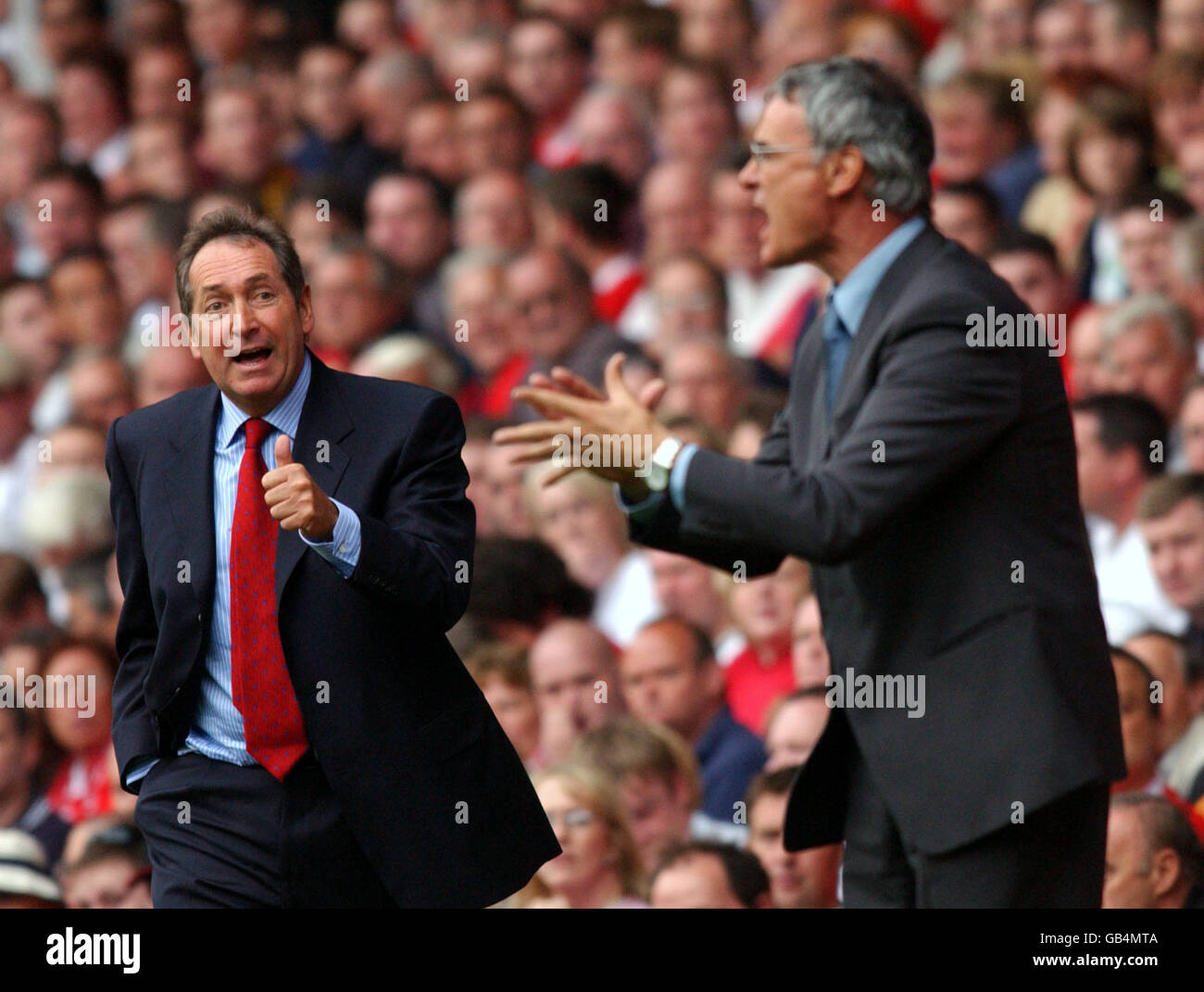 Liverpool manager gerard houllier gives the thumbs up hi-res stock ...