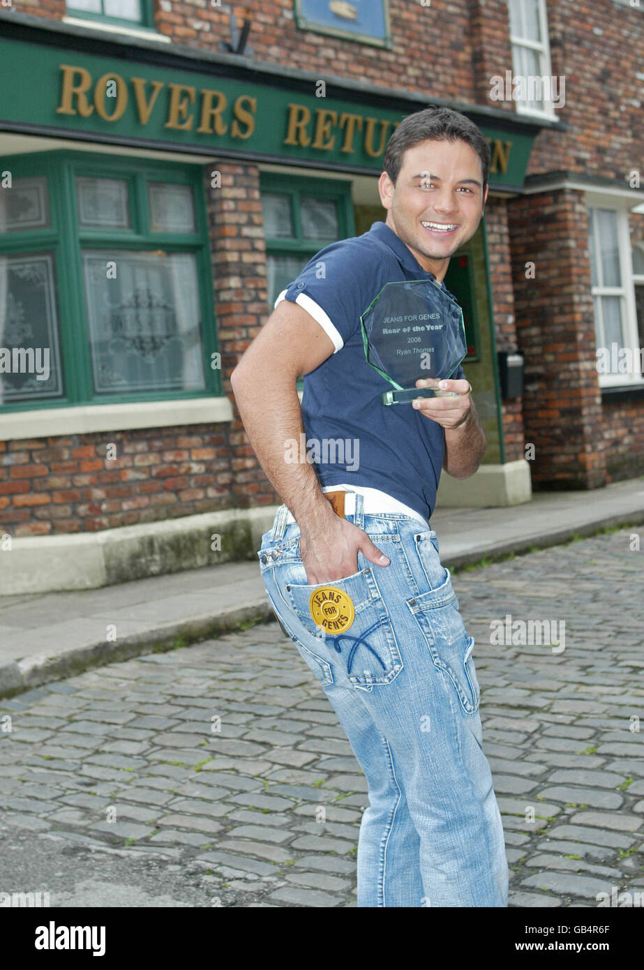 Ryan Thomas is crowned 'Rear of the Year 2008' on the set of Coronation ...