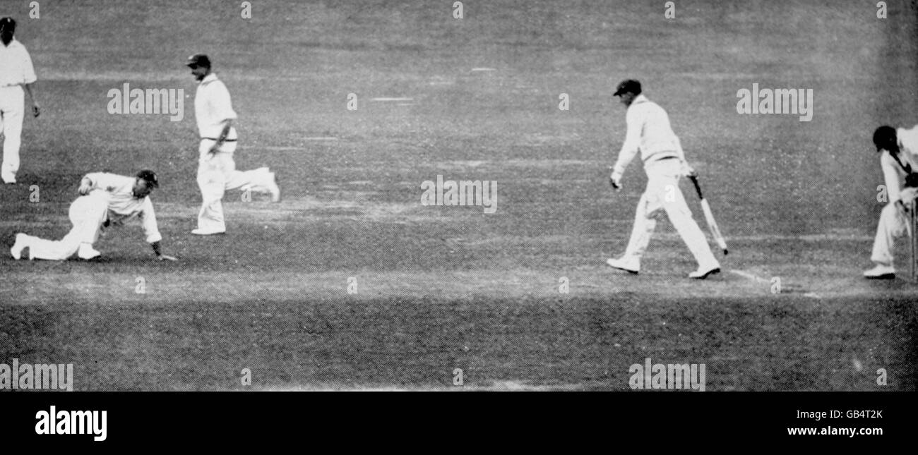Australia's Stan McCabe (r) walks after being caught by England's Patsy ...