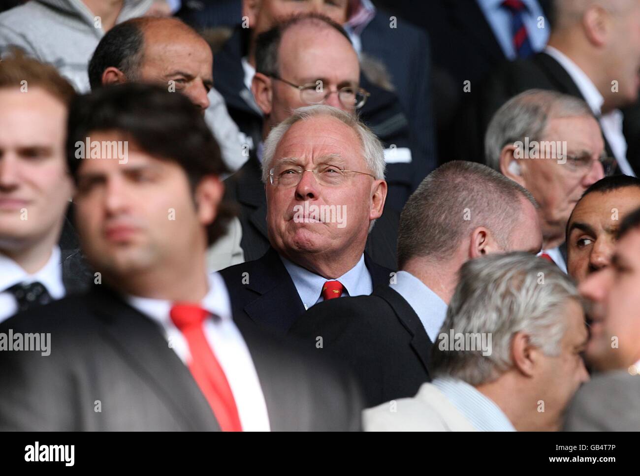 Liverpool co owner george gillett jr hi-res stock photography and ...