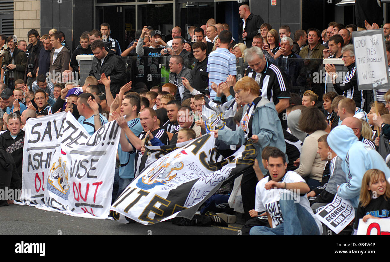 Newcastle fans protest outside St James' park before kick off Stock ...