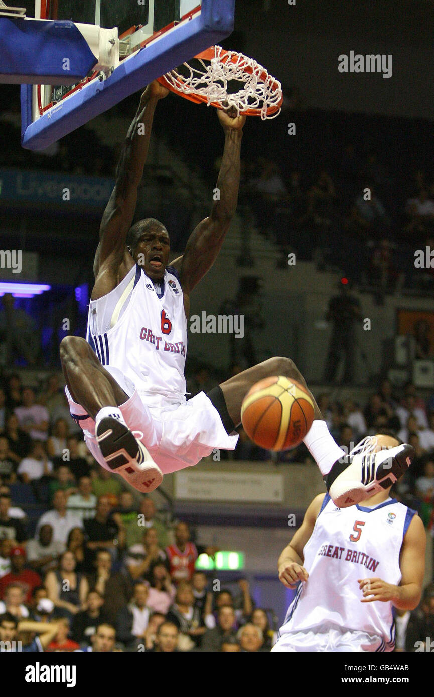 British basketball player hi-res stock photography and images - Alamy