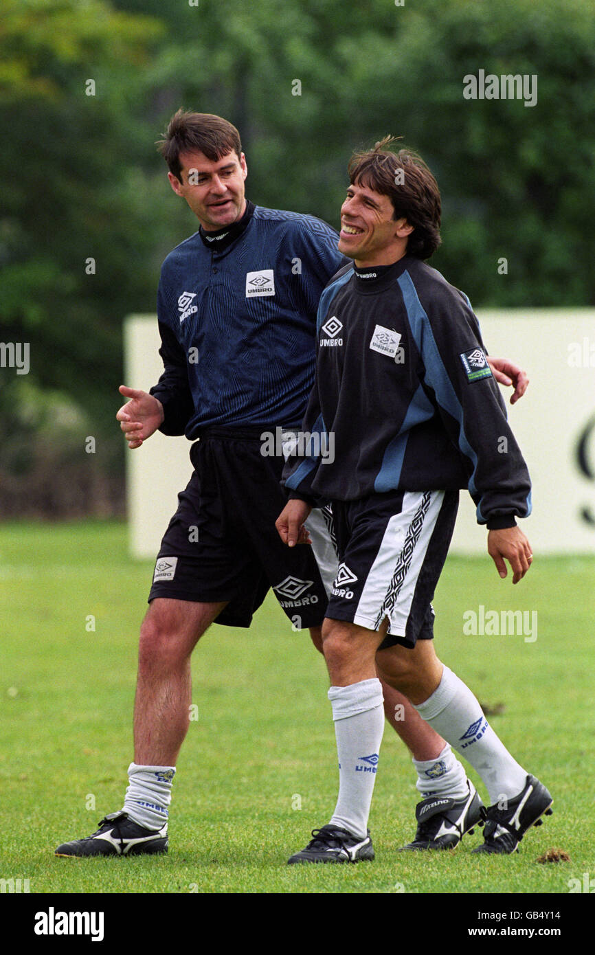 Soccer - Chelsea Training - Harlington, West London Stock Photo - Alamy